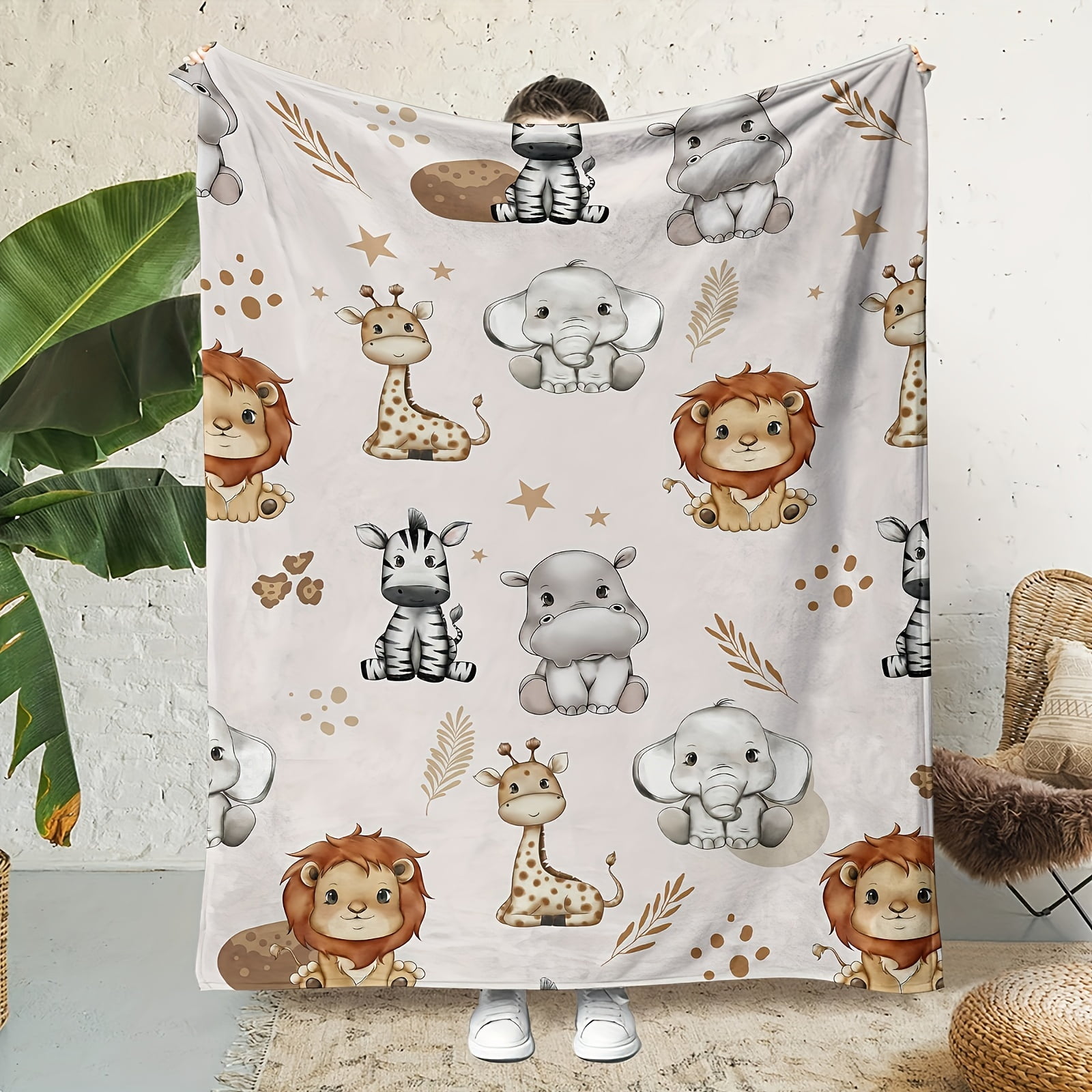 A Printed Cartoon Animal Flannel Blanket, Warm And Soft for Use on ...