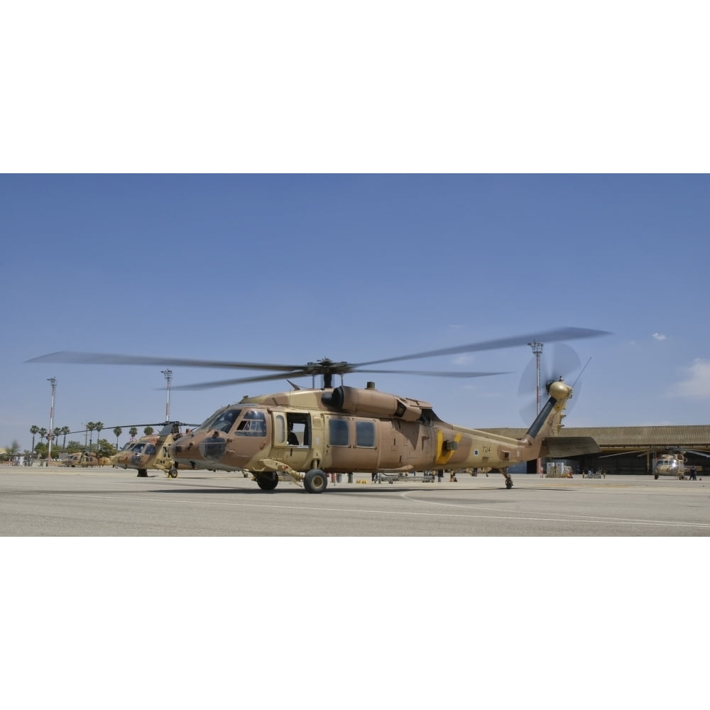 A UH-60 Black Hawk Yanshuf of the Israeli Air Force at Hatzerim Air ...