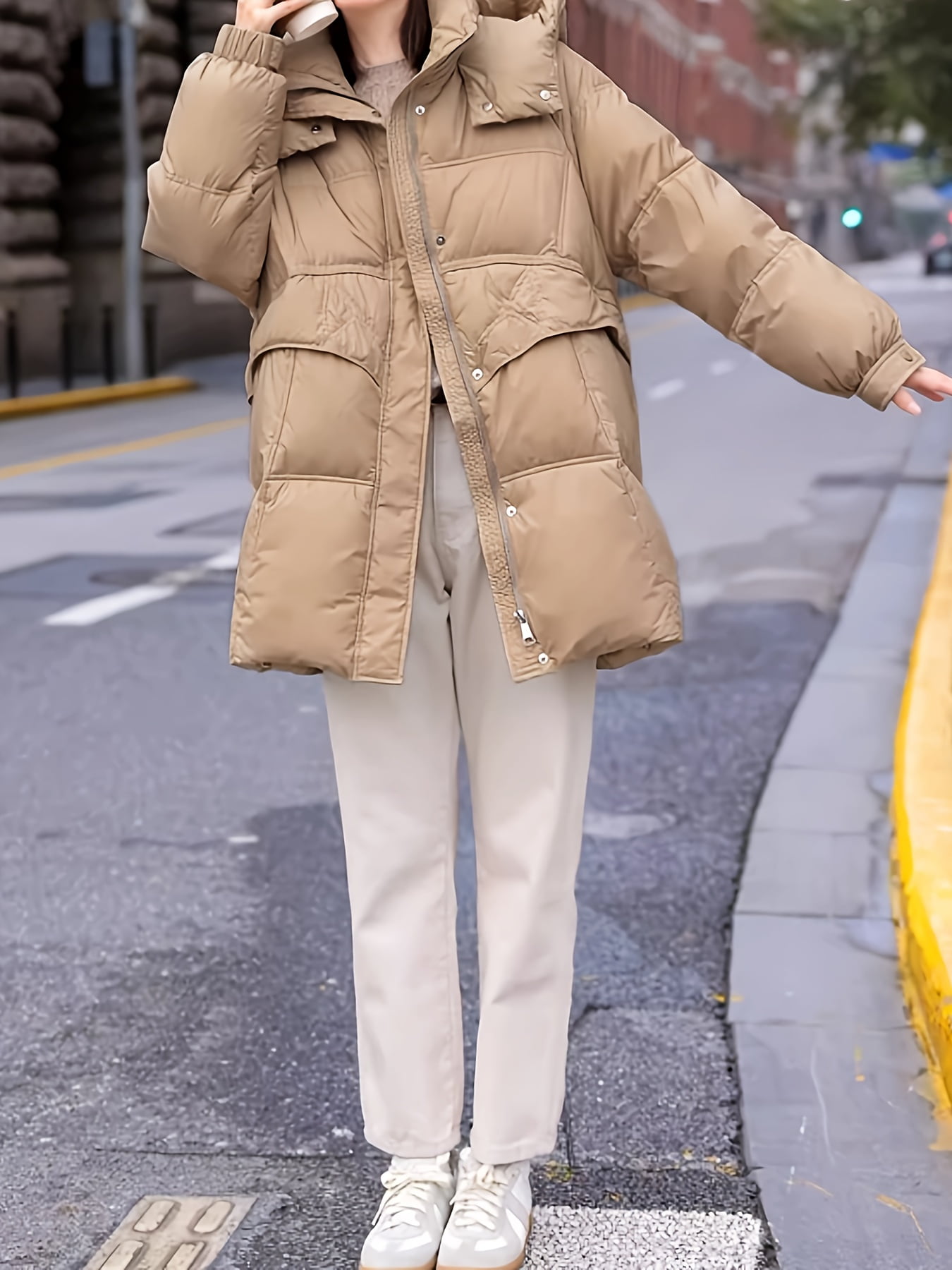 A Women's Casual Style Mid-Length Winter Coat Filled with 180G White ...