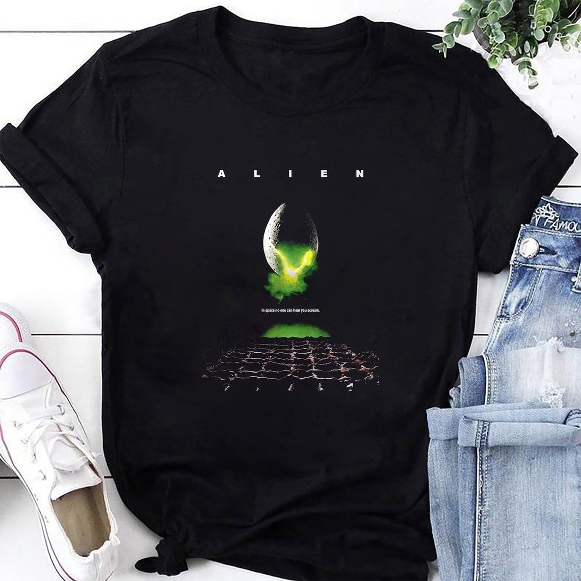 ALIEN Movie 1979 T-Shirt, Aliens Shirt Fan Gifts, Aliens Vintage Shirt ...