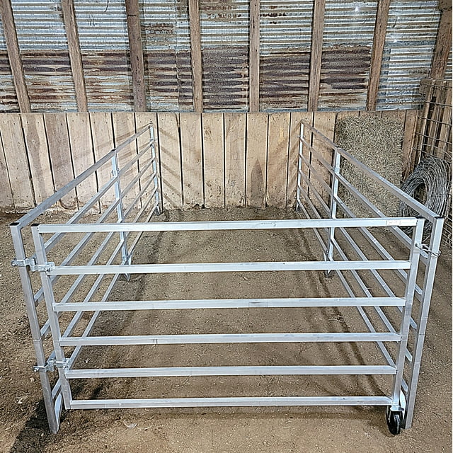 ALUMINUM 5 FT X 10 FT 6 RAIL 40" TALL WALL-MOUNTED SHEEP & GOAT STALL ...