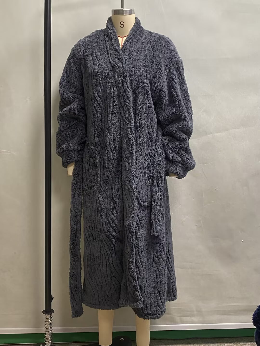 AMITOFO Long Robes for Women, Soft Fluffy Fleece Bath Robe with Front ...