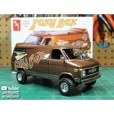 AMT 1975 Chevy Van Foxy Box 125 AMT1265 Plastics Car/Truck 1/24-1/25 ...