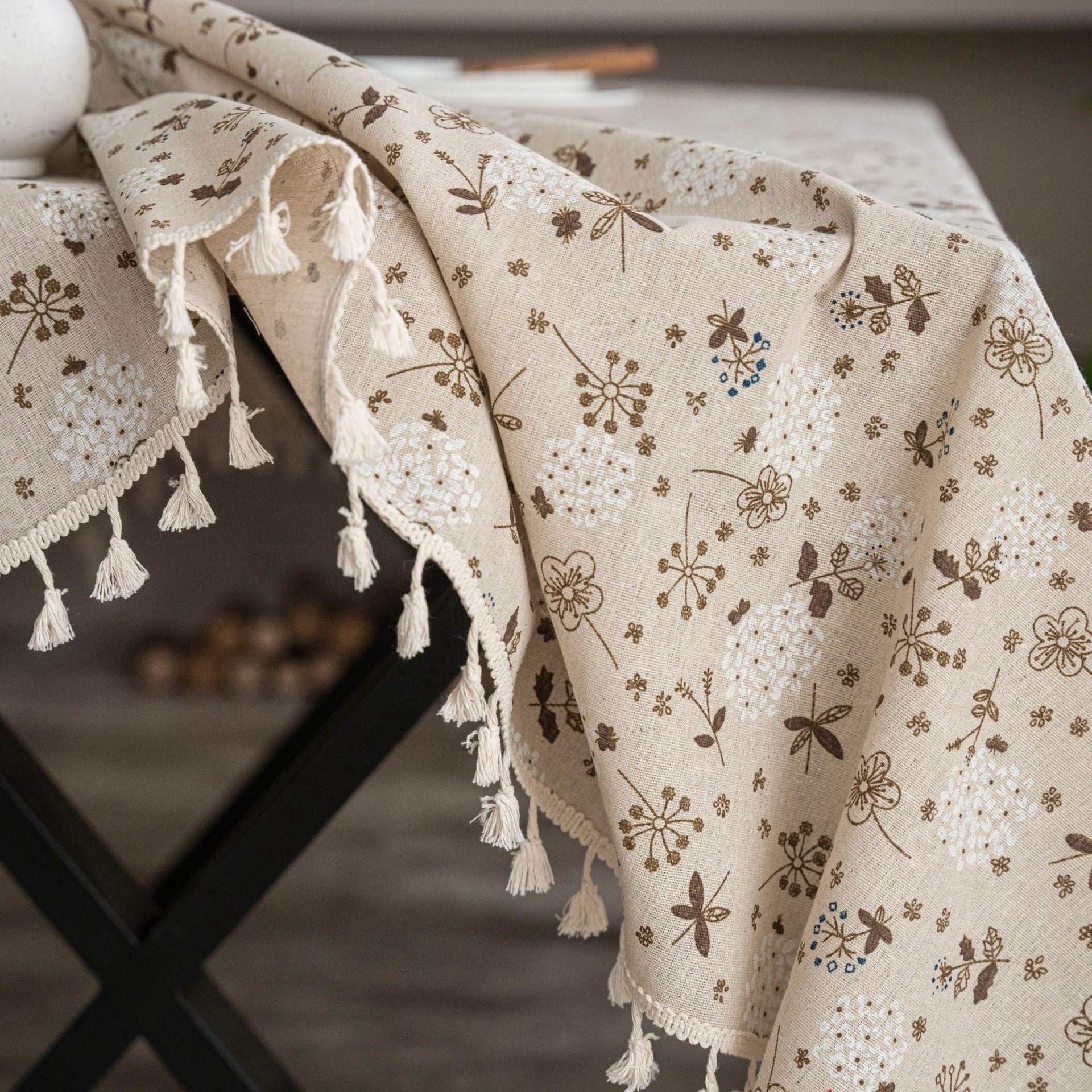 AUMIY 1pc Dandelion Beige Tassel Tablecloth - Vintage Elegance for ...