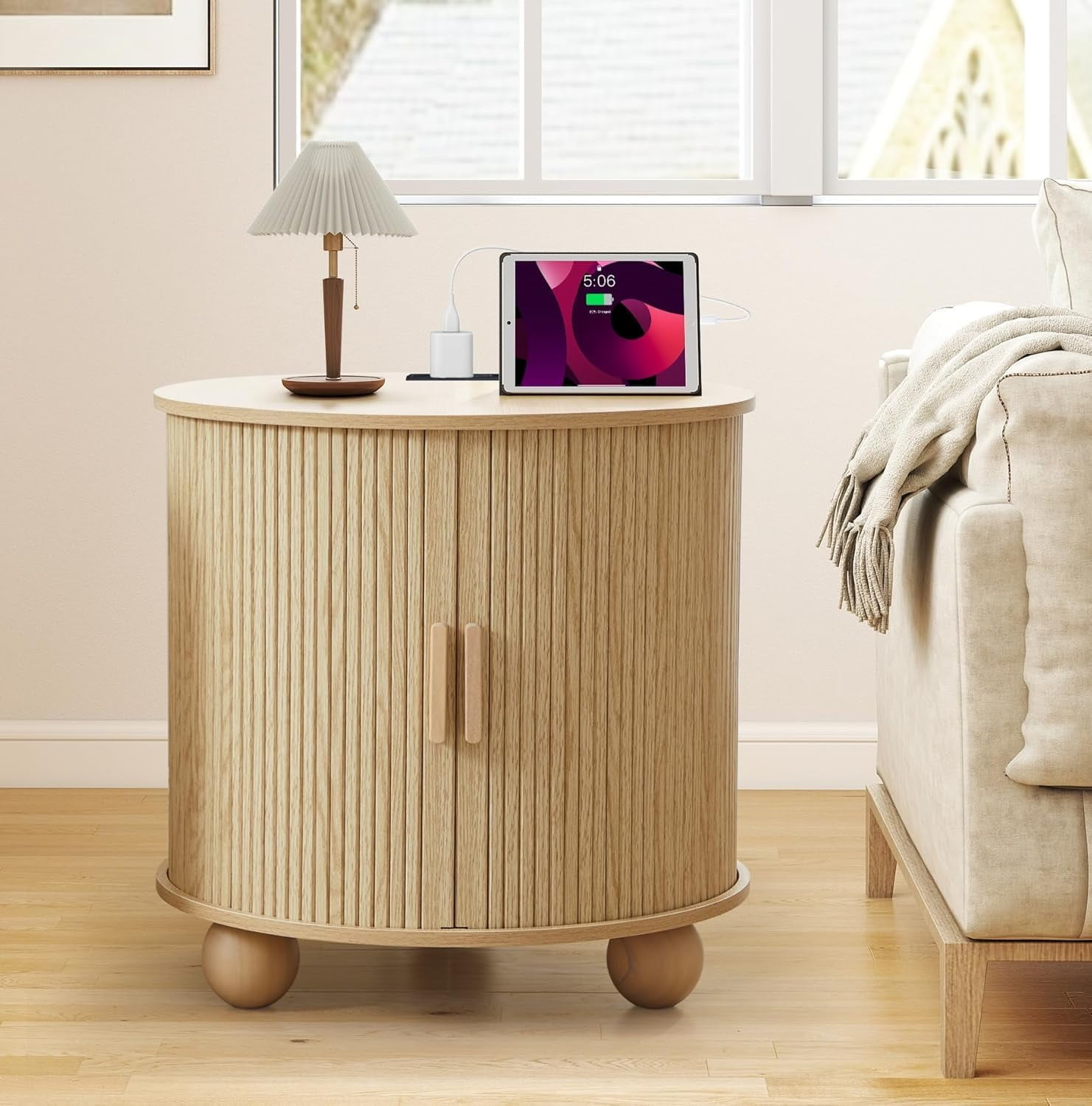 AVZEAR Fluted Round End Table with Charging Station, Farmhouse 24 ...