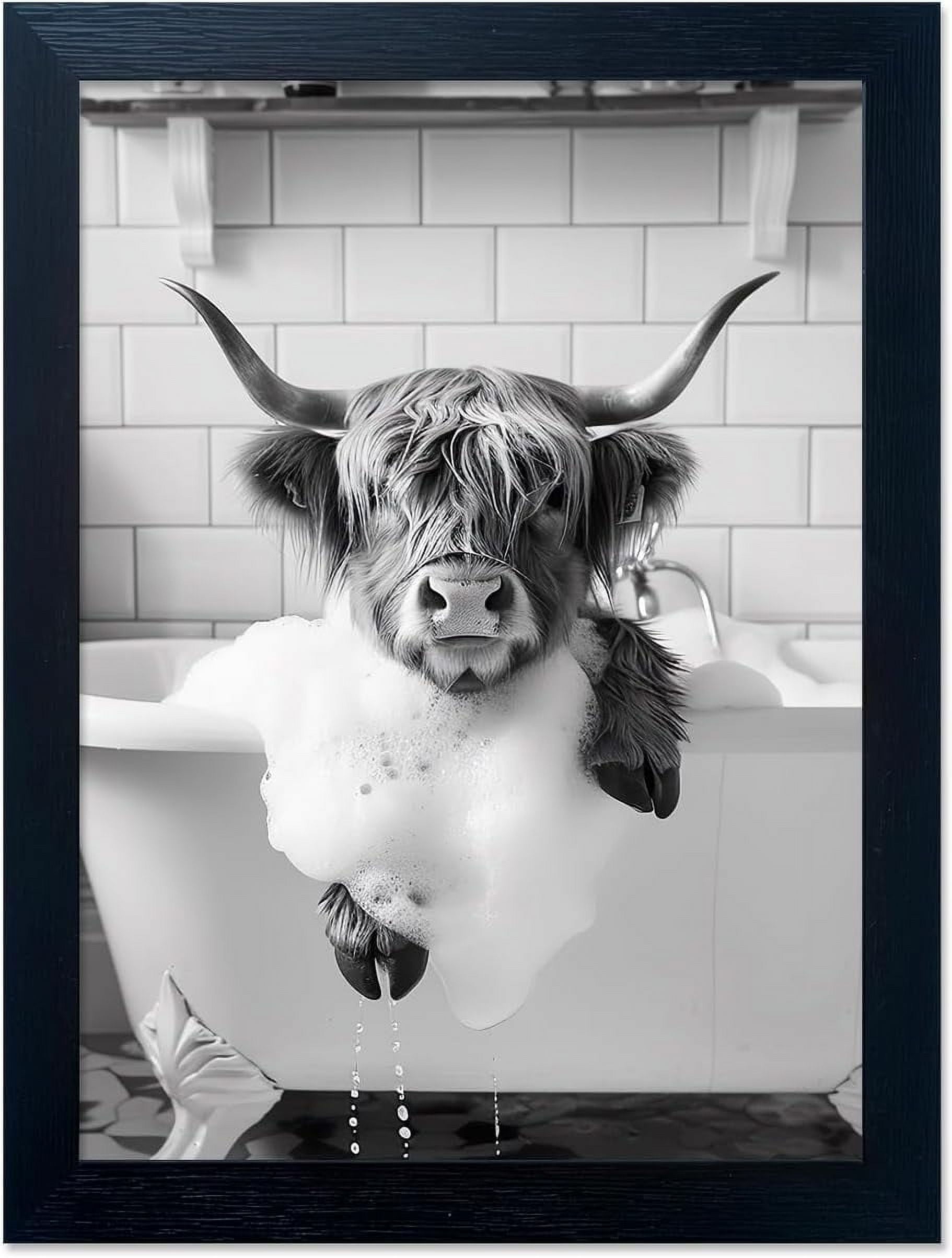 AatoeaX Black and White Highland Cow Bathroom Decor, Funny Bathroom ...