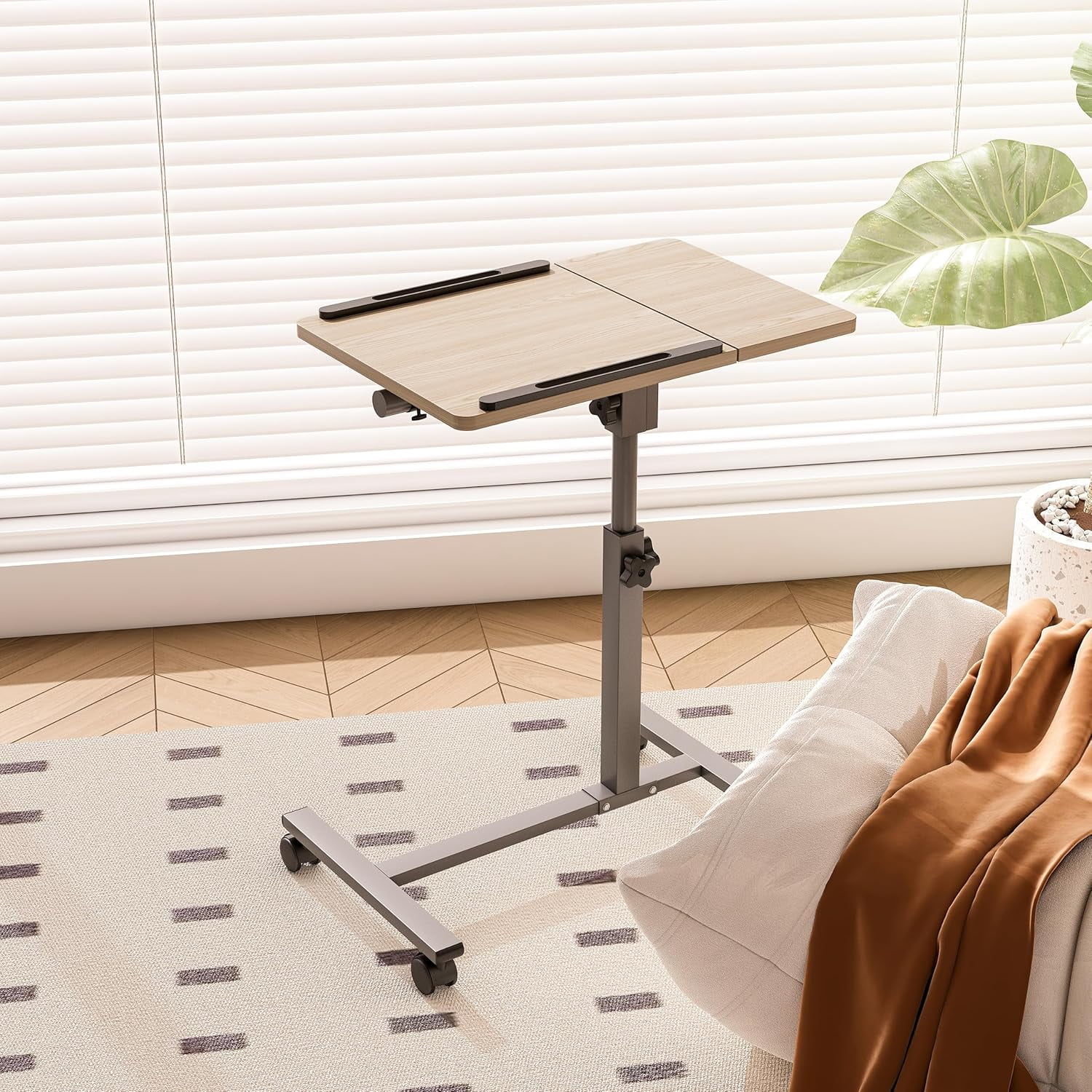 Adjustable Bedside Laptop Desk with Mouse Pad on Wheels, Adjustable ...