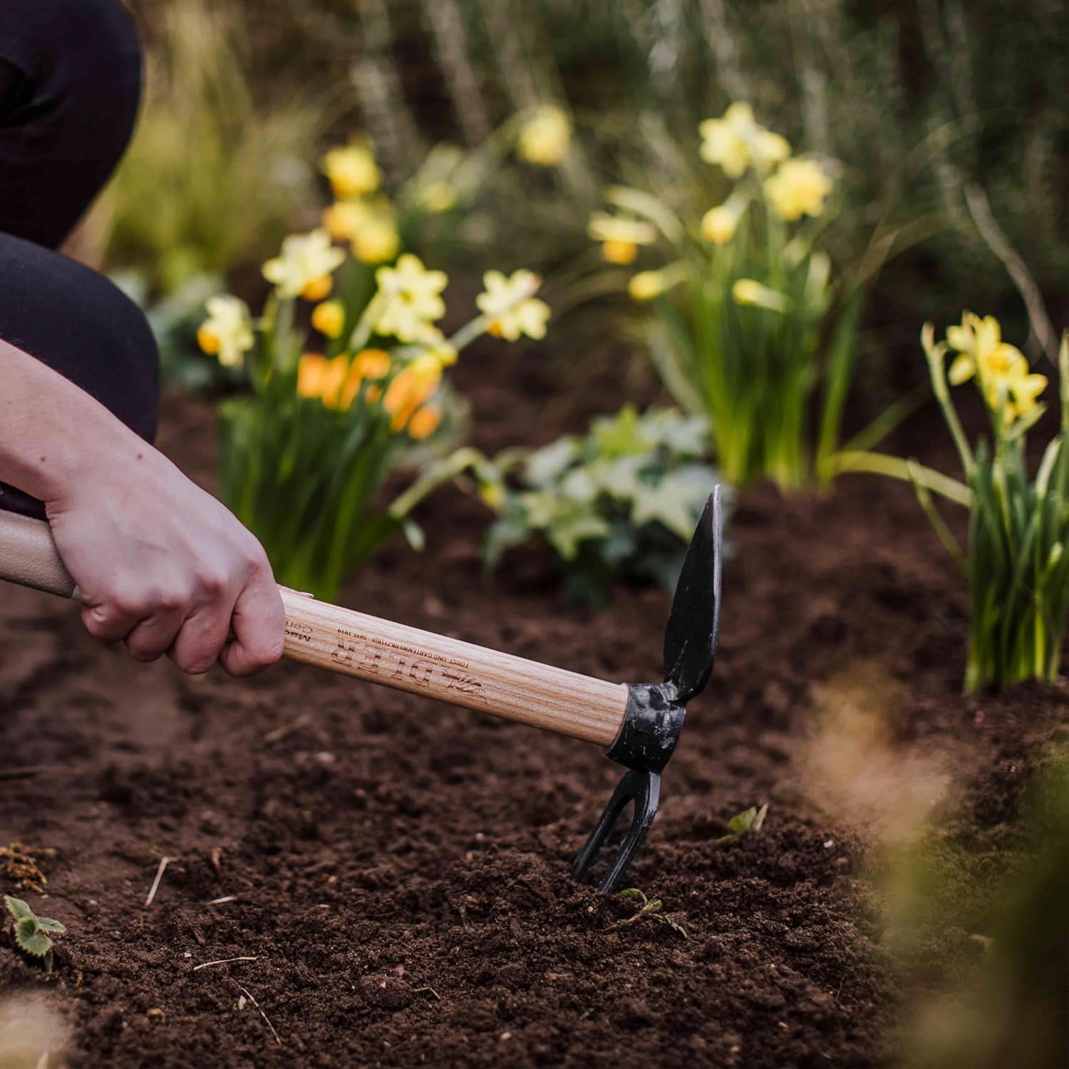 Adler - The Garden Hoe, Heavy Duty Yard Tool Lawn Care, Loosening Soil ...