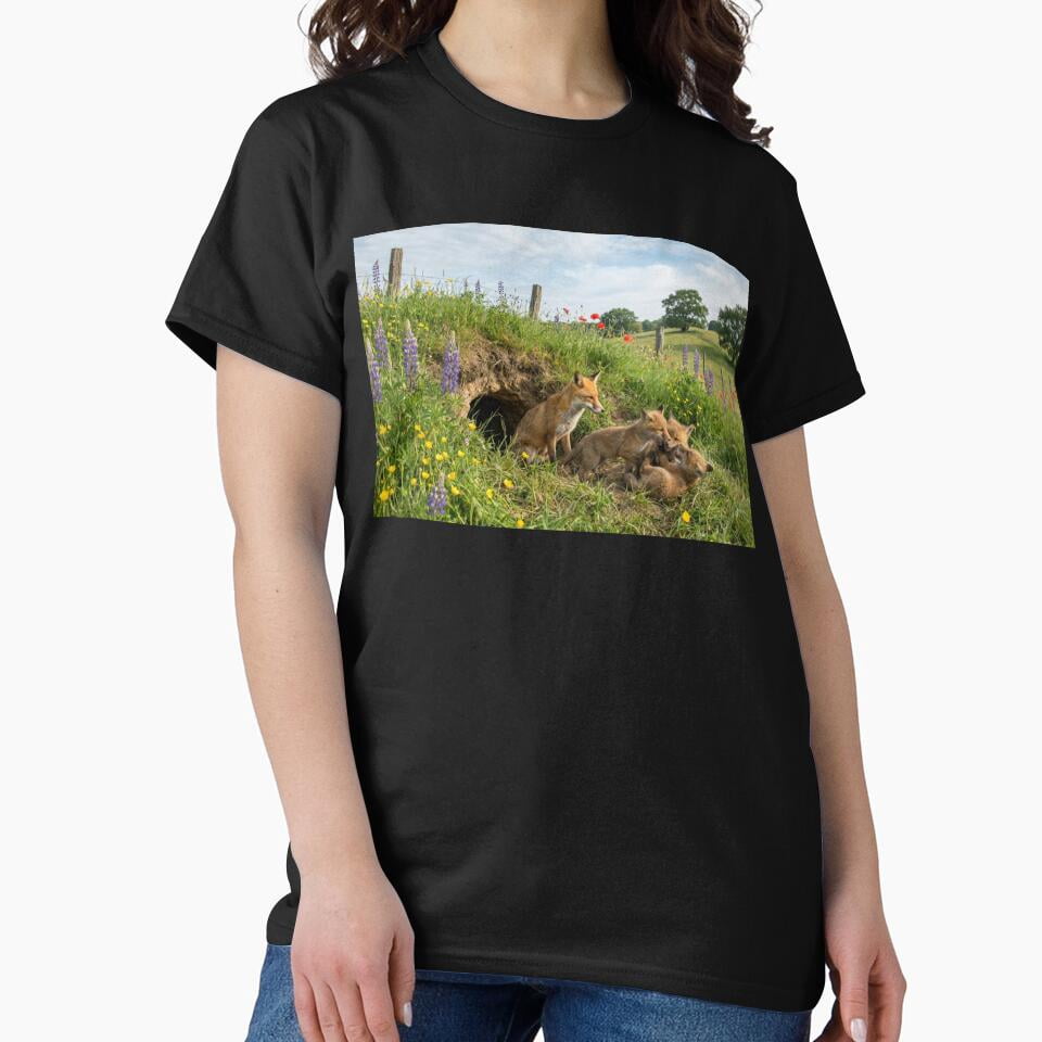 Adorable Fox Family Den Wildlife Photography T-Shirt - Nature Lover ...