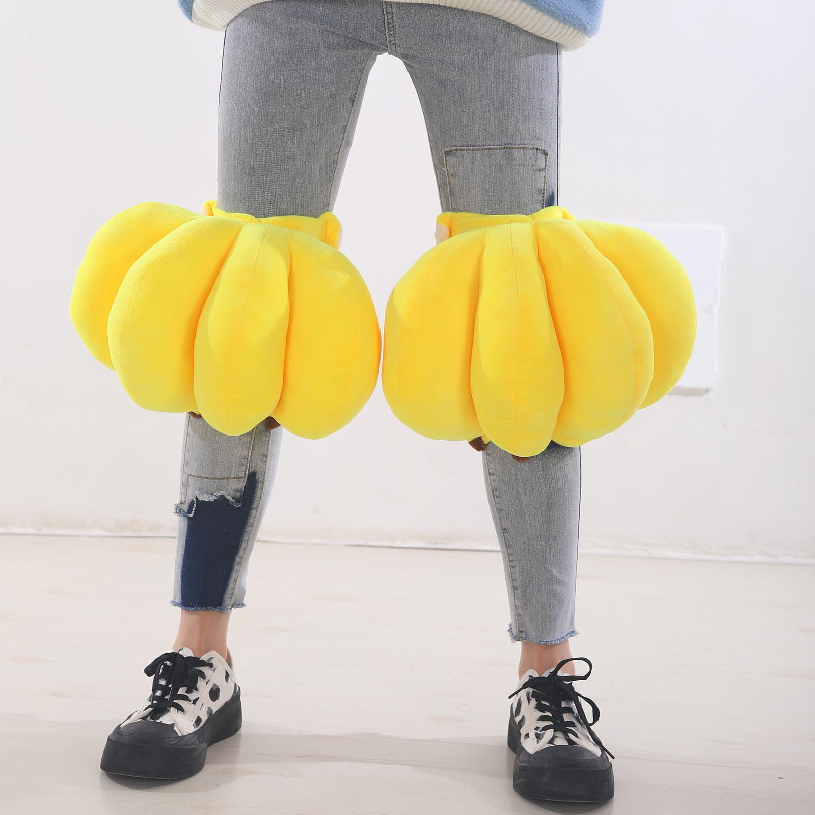 Adult Ski Equipment Banana Knee Pads To Cold And Fall Adult Skating ...