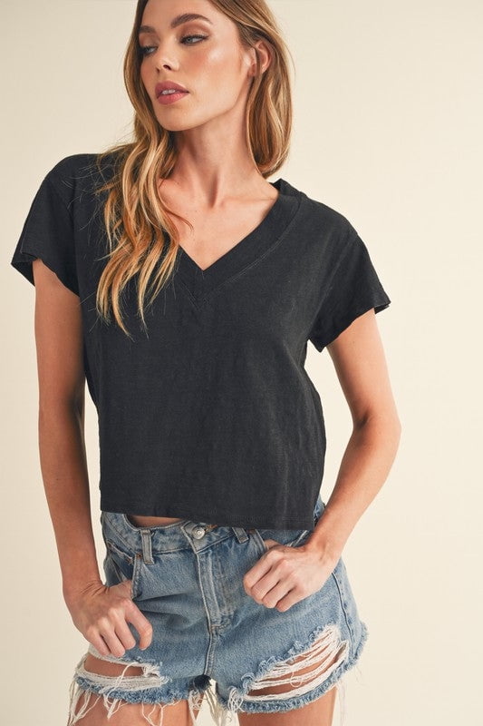 Aemi + Co Side Slit V-Neck Short Sleeve Cropped T-Shirt - Walmart.com