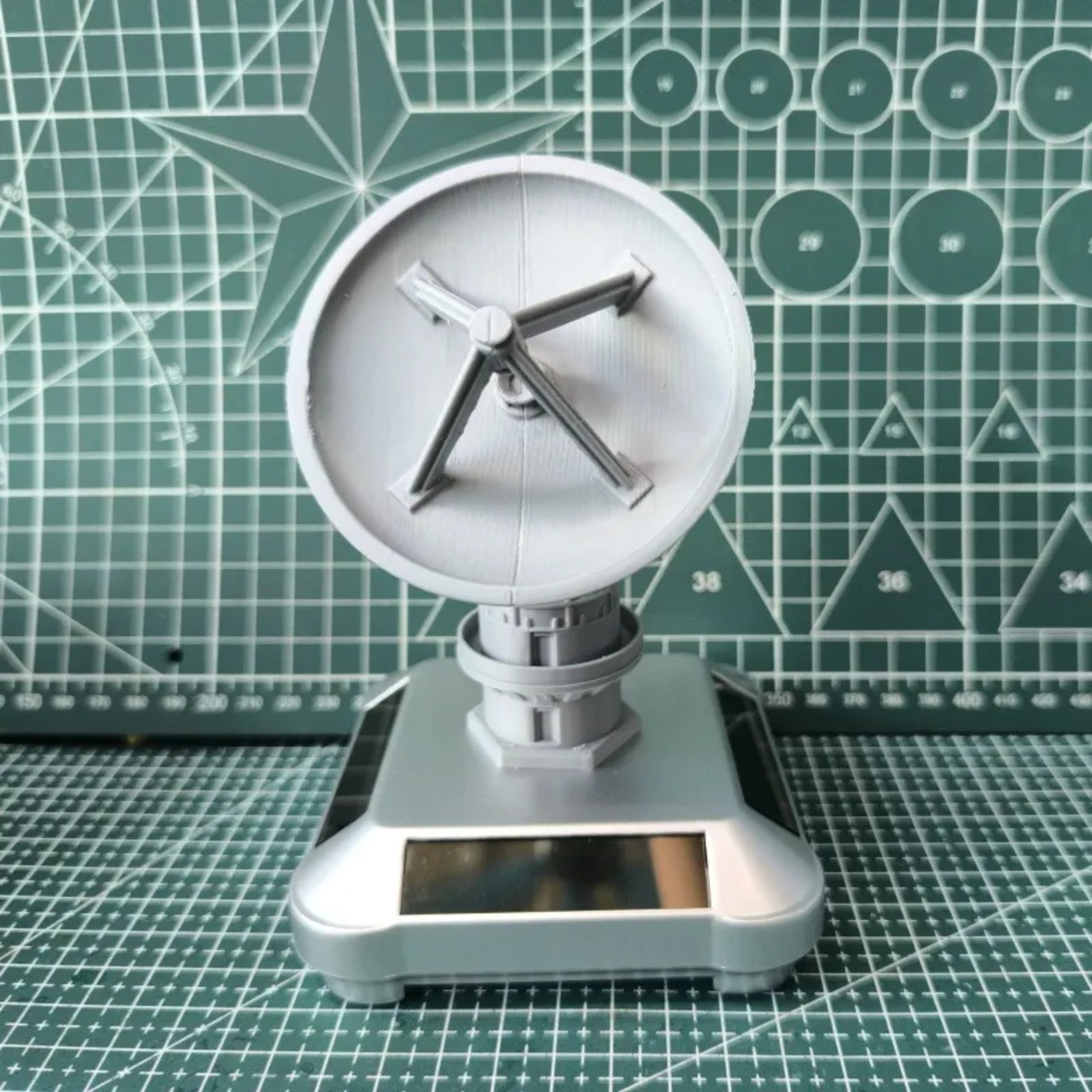 Ailezt 3D Printed Solar Powered Rotating Decorative Items For Home ...