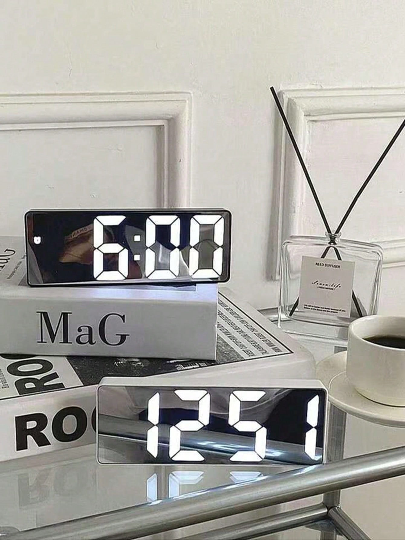 Alarm Clock, Desktop Digital Clock with Mirror, Temperature and Date ...