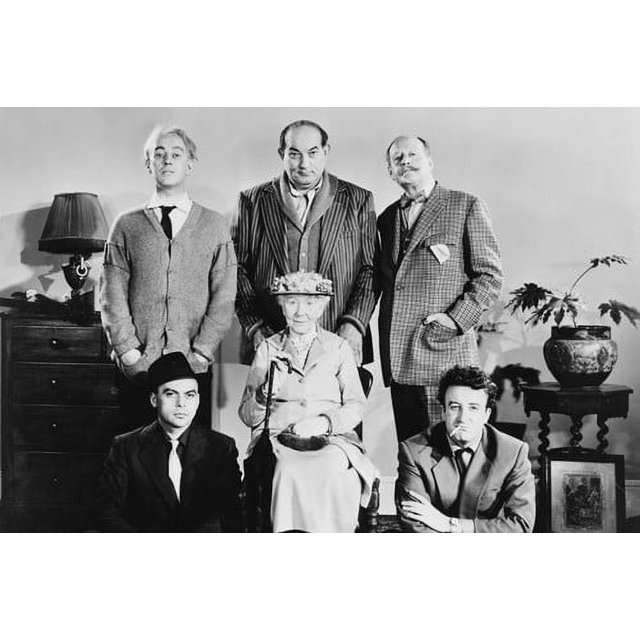 Alec Guinness, Katie Johnson, Herbert Lom, Cecil Parker and Peter ...