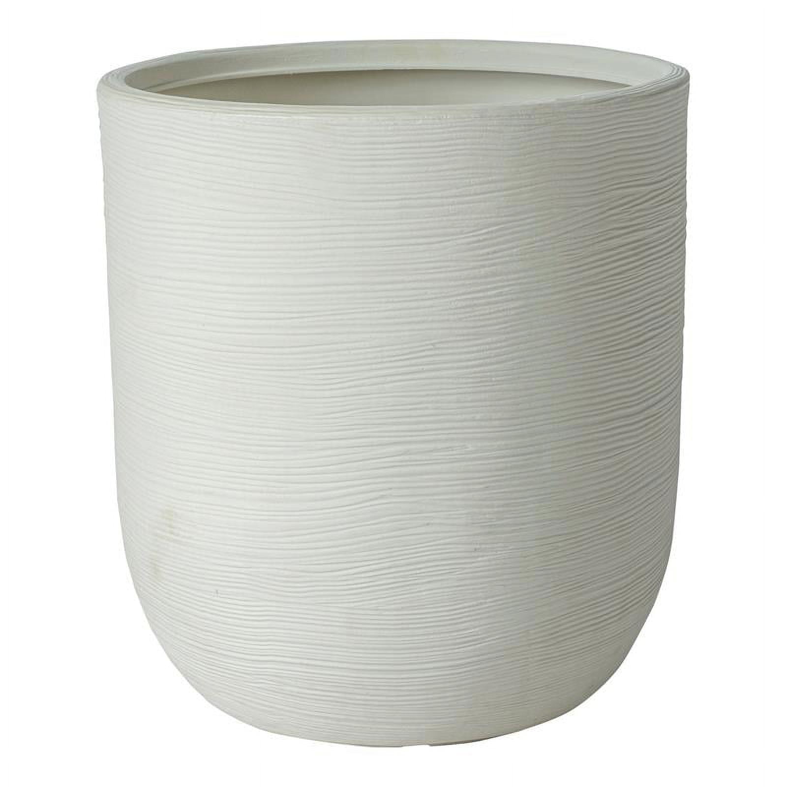Alfresco Home Shabby 21.75" Round Resin Roto Molded Planter in Pearl ...
