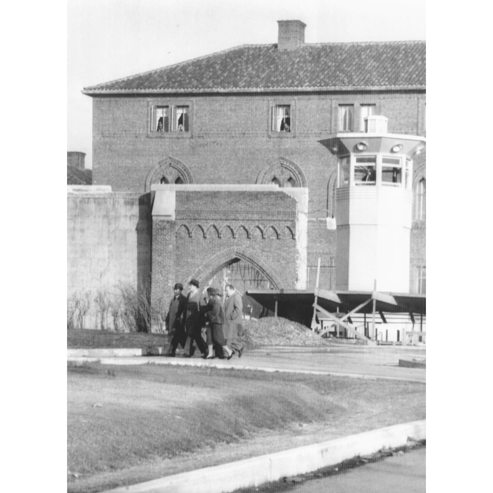 Alger Hiss Escorted From Federal Prison By His Attorney History (18 x ...