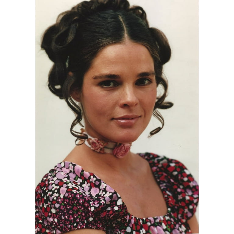 Ali Macgraw's Instagram, Twitter & Facebook on IDCrawl