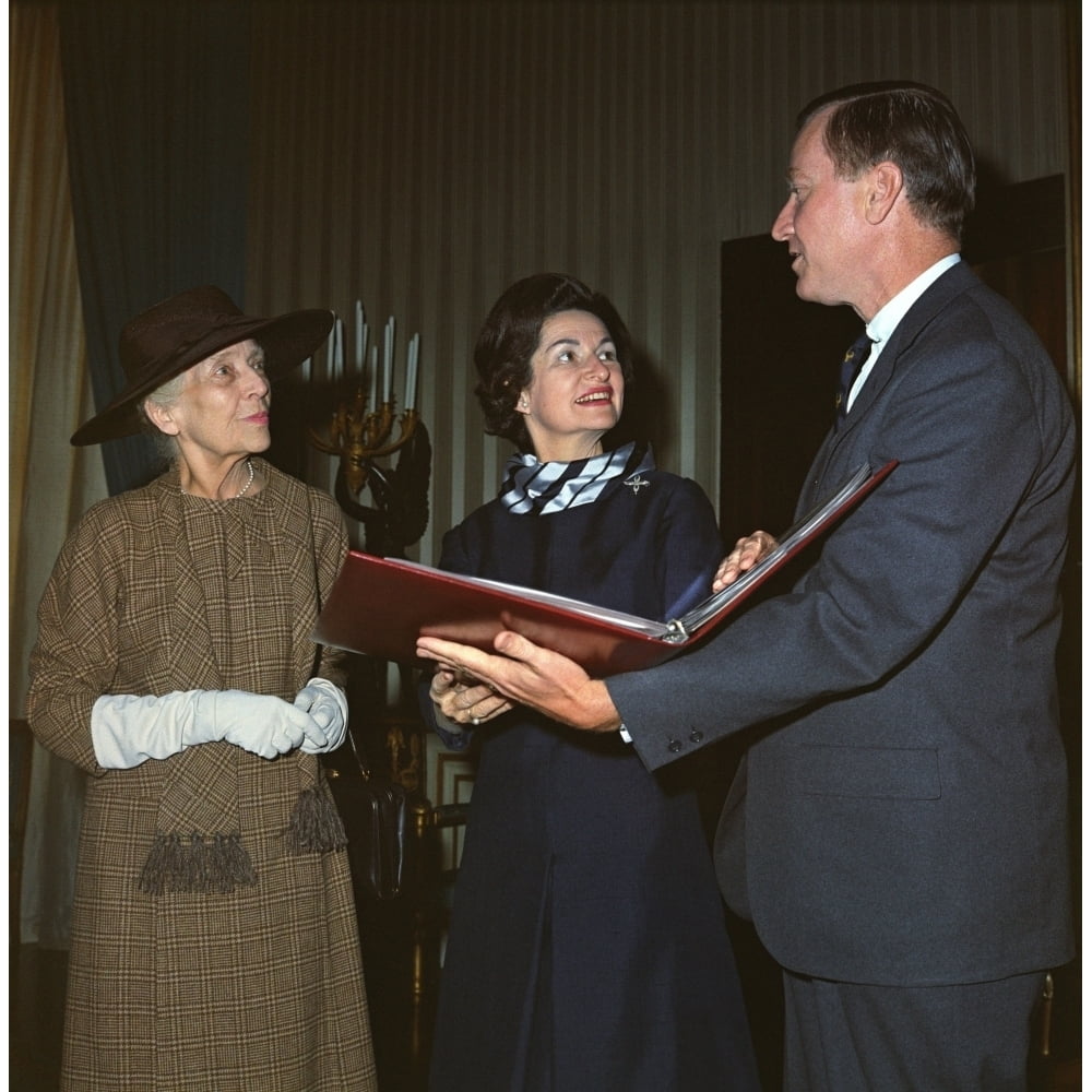 Alice Roosevelt Longworth Returns To The White House. Lady Bird Johnson ...