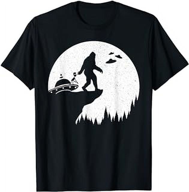 Alien And Bigfoot Ufo Funny Sasquatch Ufo Extraterrestrials T-Shirt ...