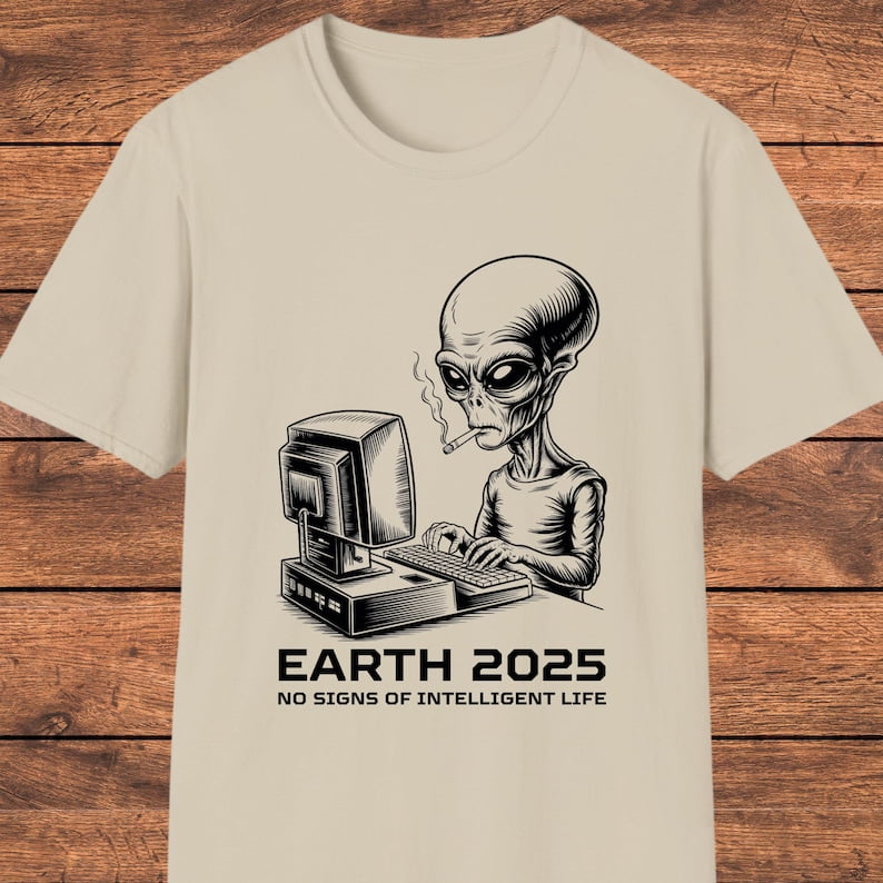 Alien Earth 2025 Report T-shirt, Sarcastic UFO Humor Tee, Sci-Fi Retro ...