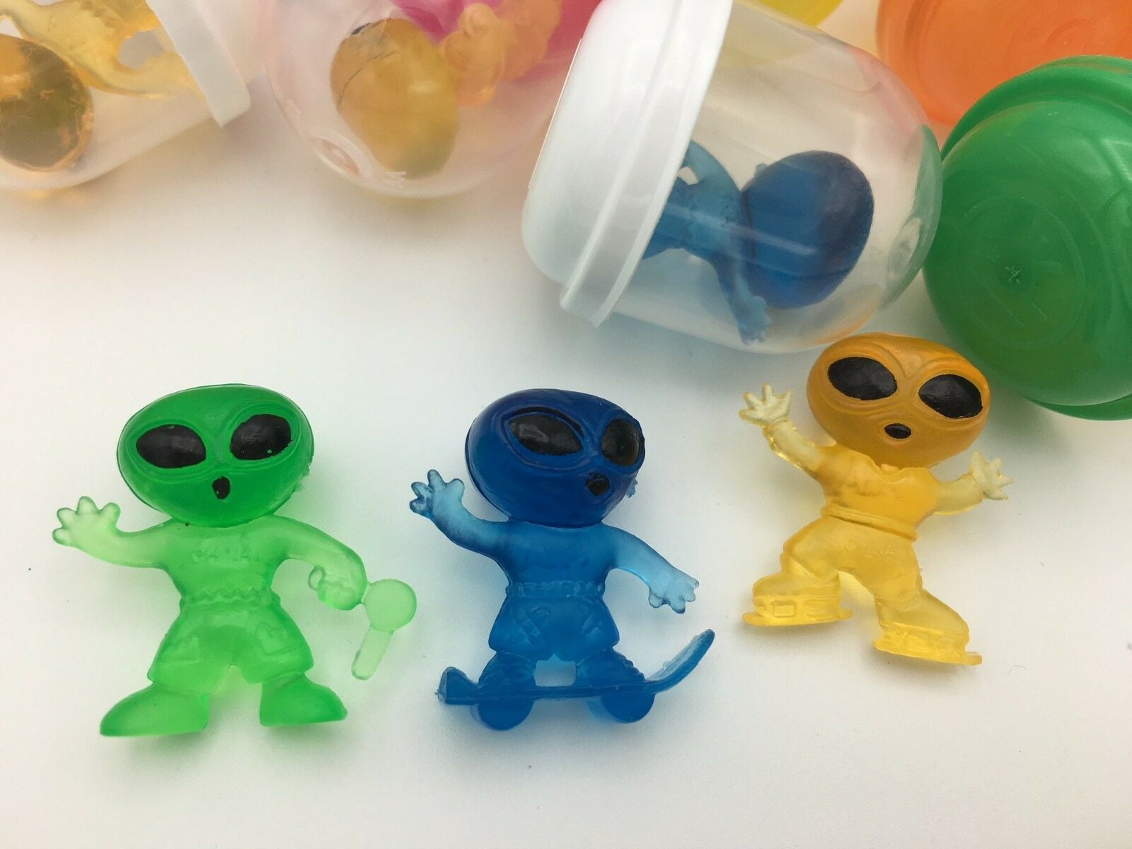 Alien Figures In Capsules, Prizes and Vending, 250 pieces, 1.1-inch ...