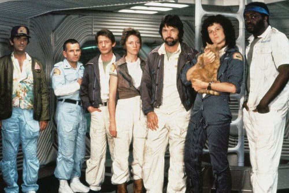 Alien Sigourney Weaver and Cast Pose 24x36 Poster - Walmart.com
