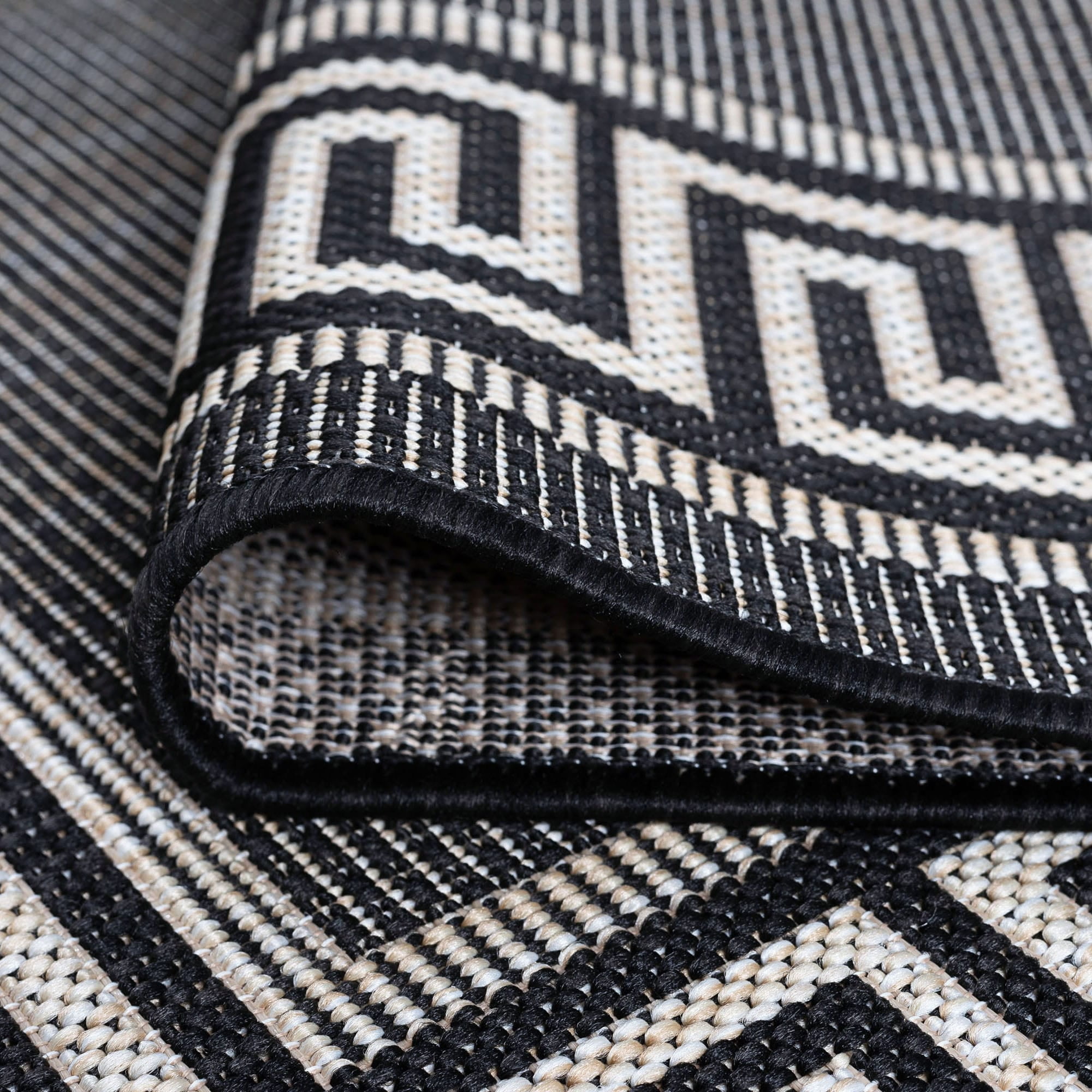 Alise Rugs Exo Coastal Border Indoor/Outdoor Area Rug Black/Cream 2'2 ...