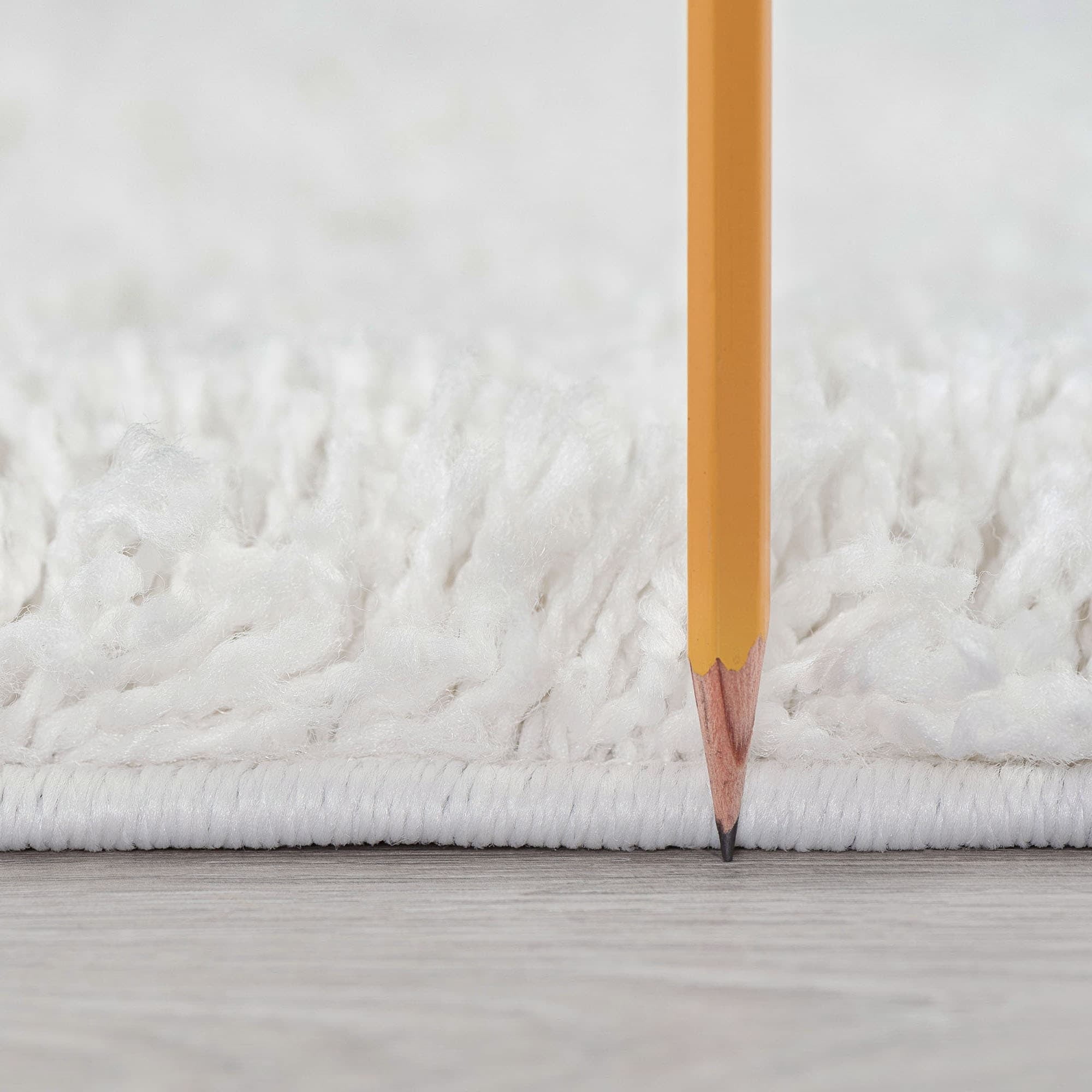 Alise Rugs Joy Shag Classic Diamond Indoor Area Rug White 5'3'' x 7'3 ...