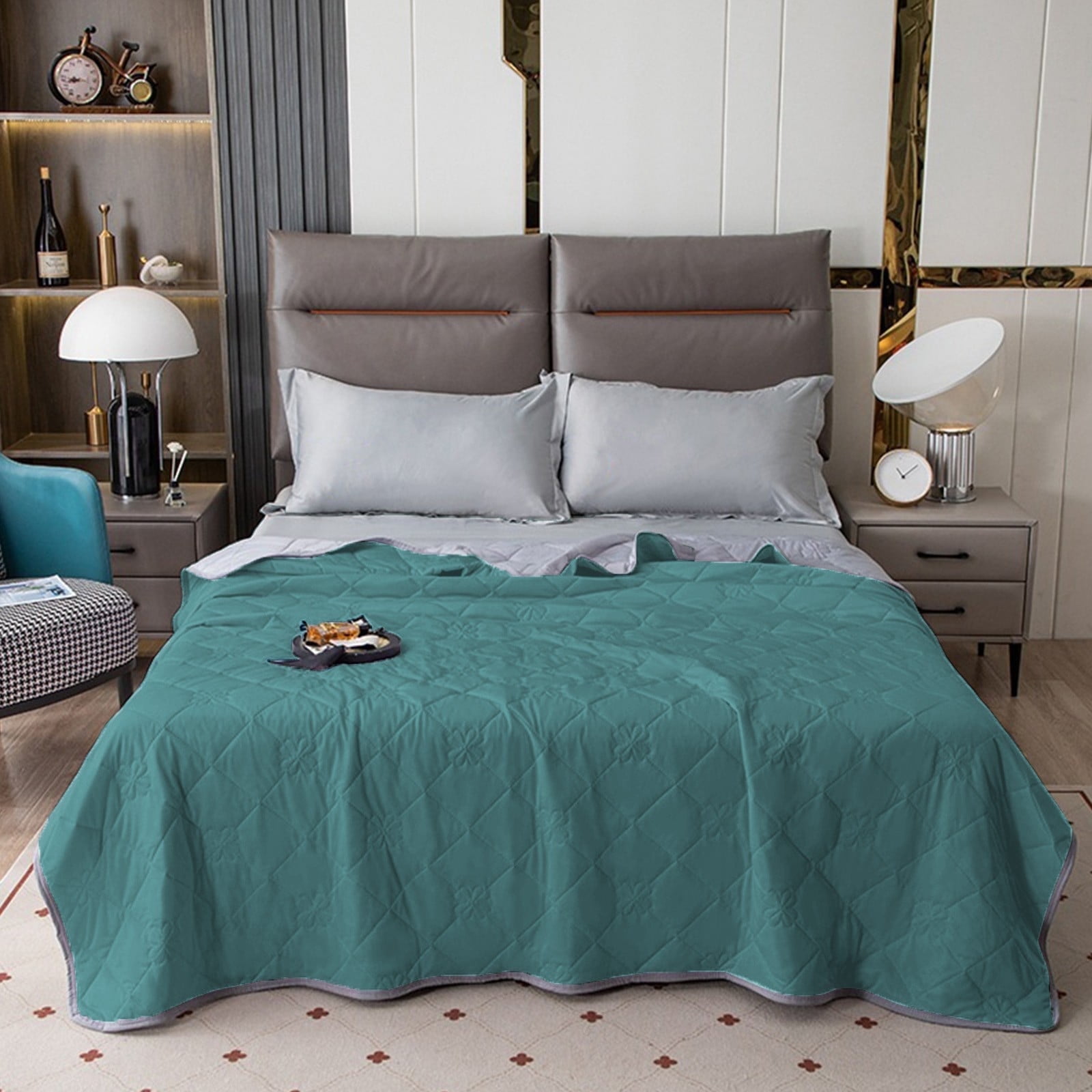 All-Season Soft Cooling Quilt - Breathable & Machine-Washable Bedding ...