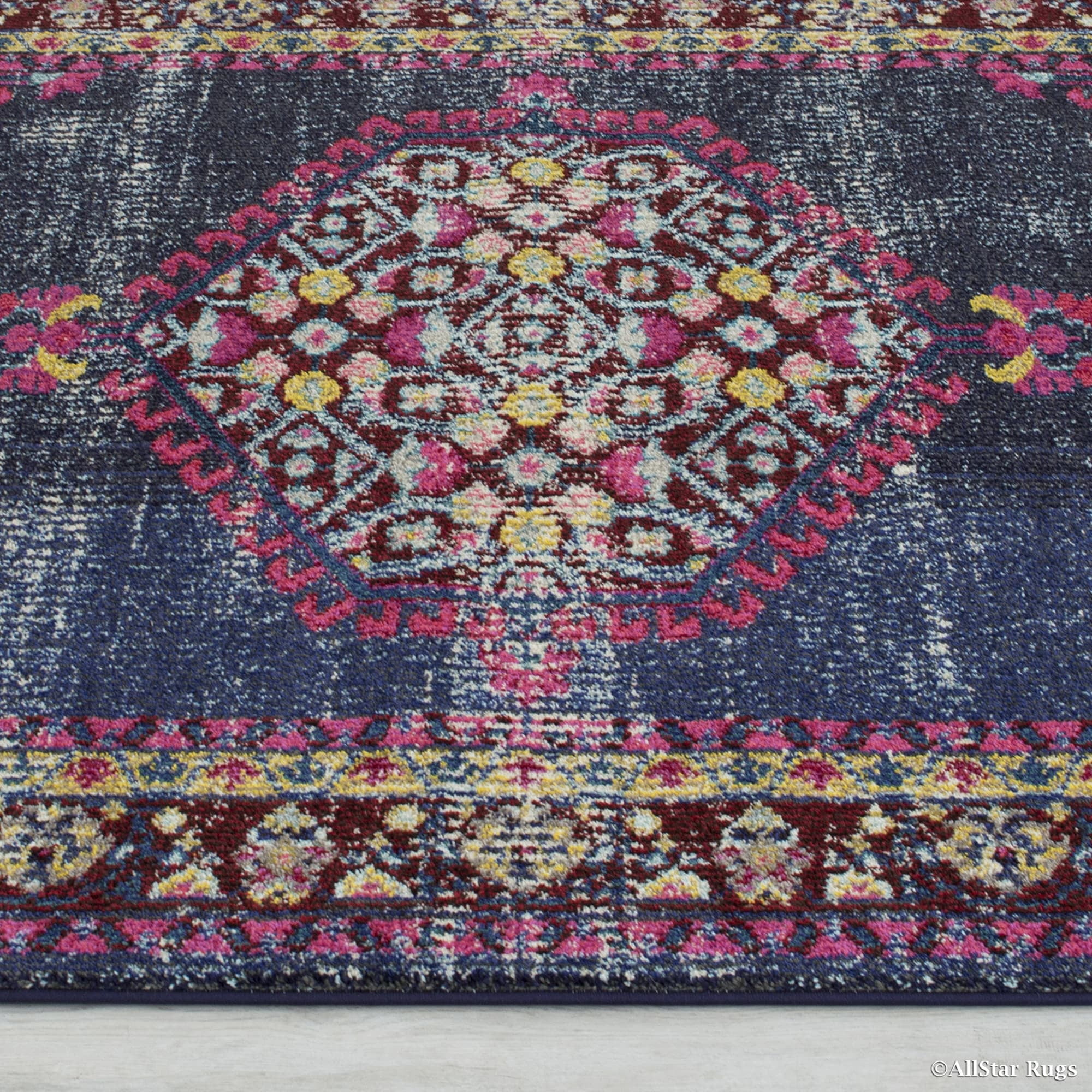 Allstar Traditional Accent Rug with Bakhtiari design Smoke 5' x 8' 5' x ...
