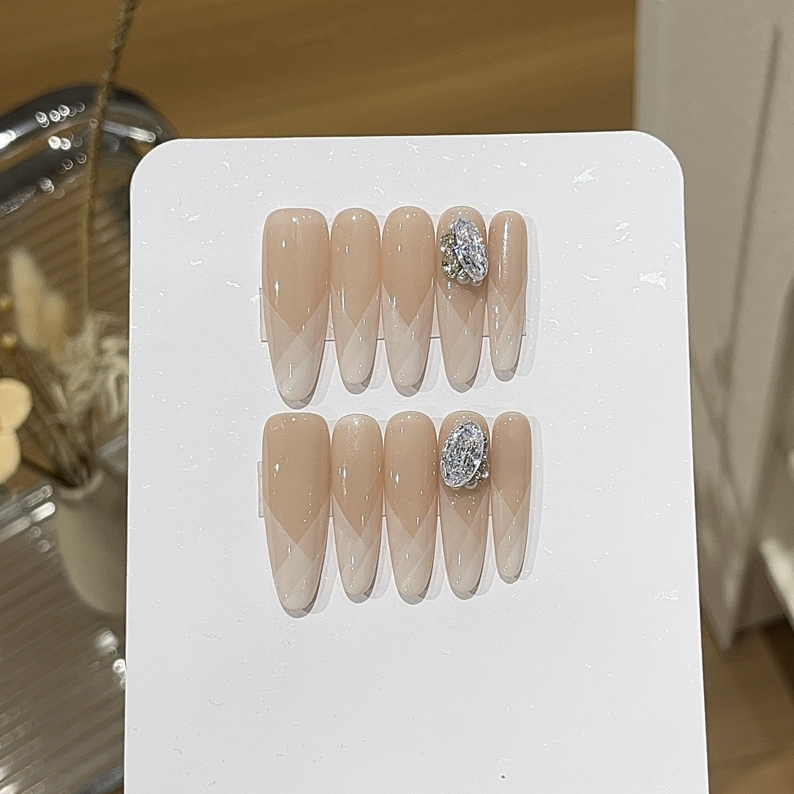 [Almond Fufu] Gentle milk tea nude irregular beveled edge French ...