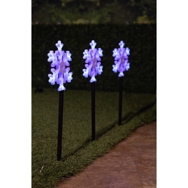 Alpine Snowflake Stake with 12 Flashing LED Light and Timer, 24 Inch ...