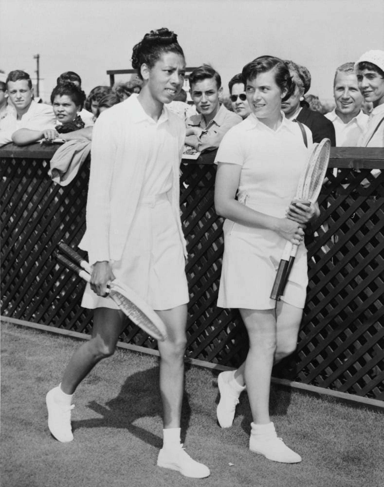 Althea Gibson And Barbara Knapp Walk On Grass At Forest Hills In 1950 ...