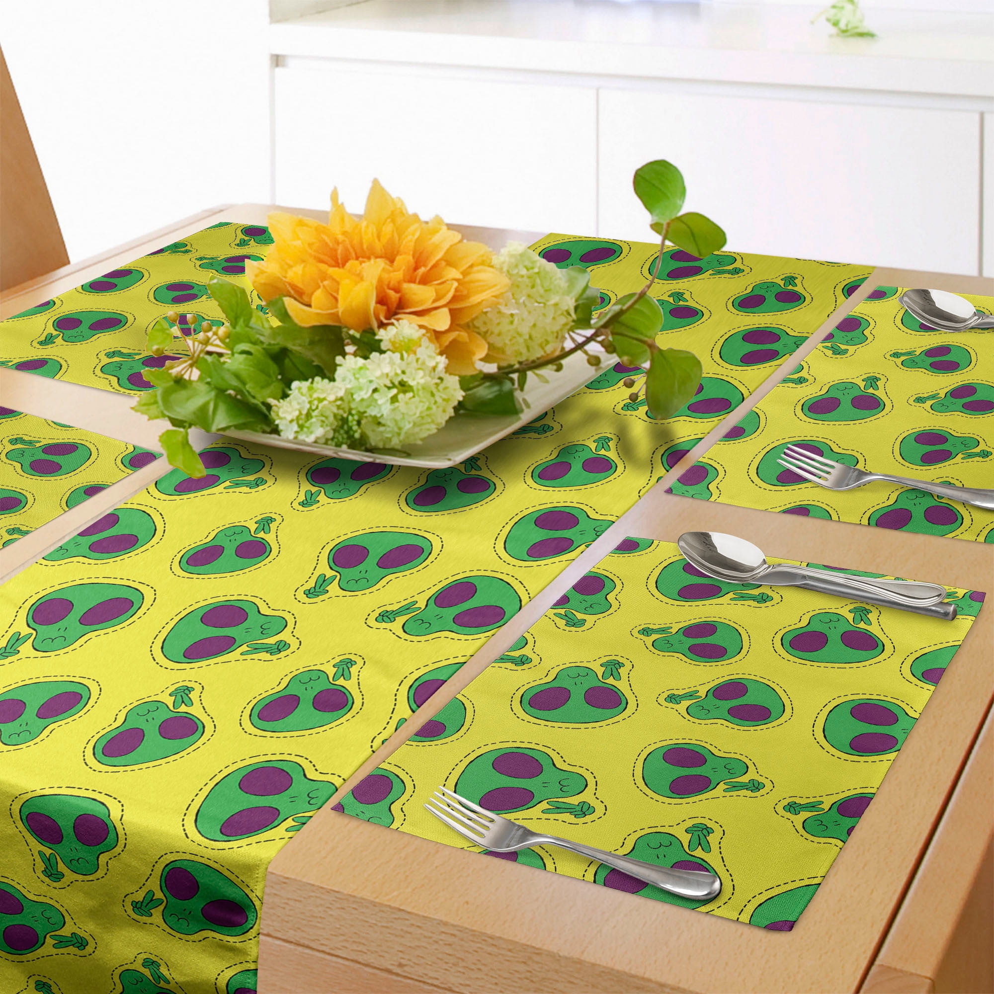 Ambesonne Alien Trippy Table Runner & Placemats, Retro 90s Funny UFO ...