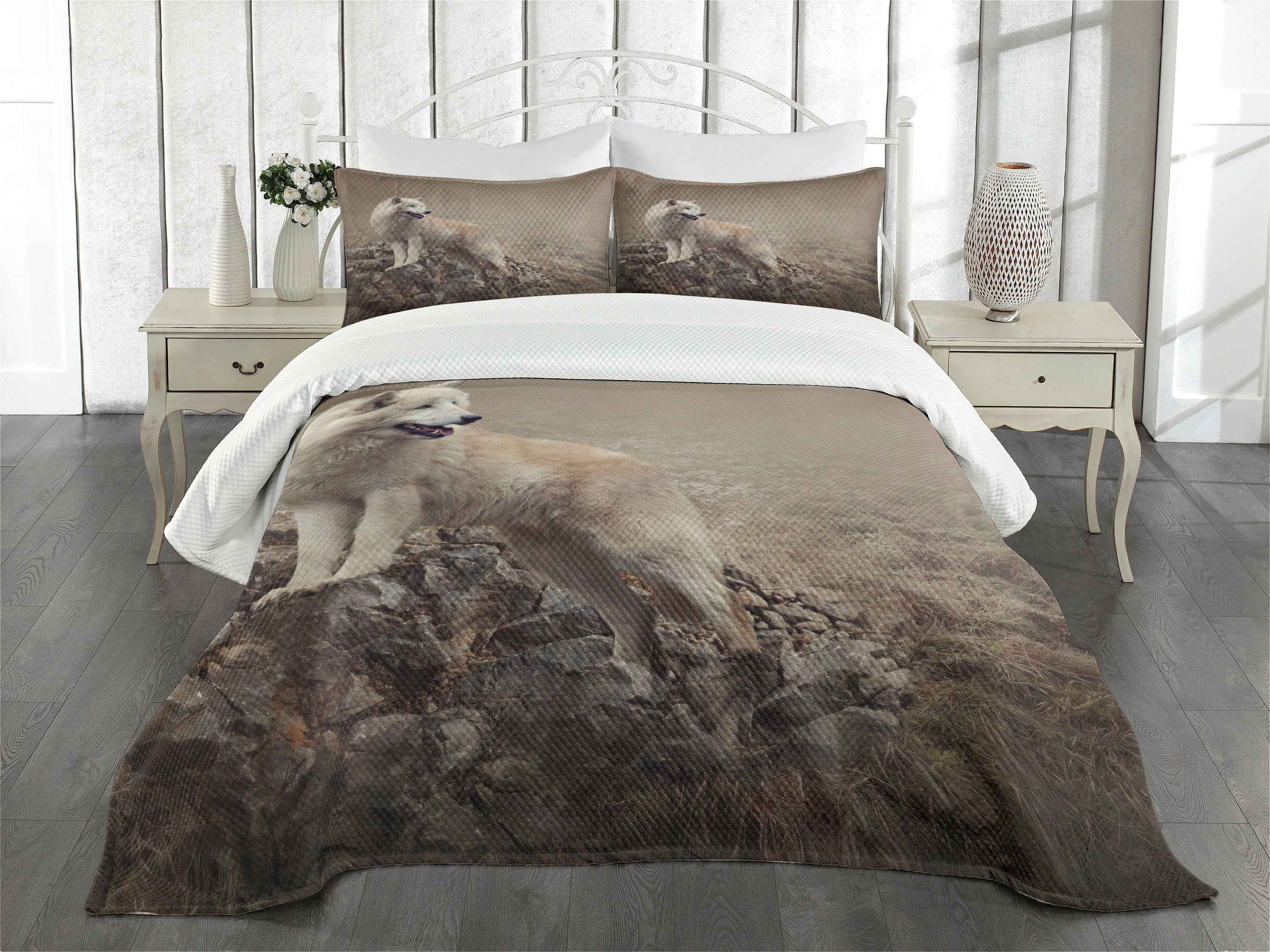 Ambesonne Animal Quilted Bedspread Set 3 Pcs, White Wolf on the Rocks ...