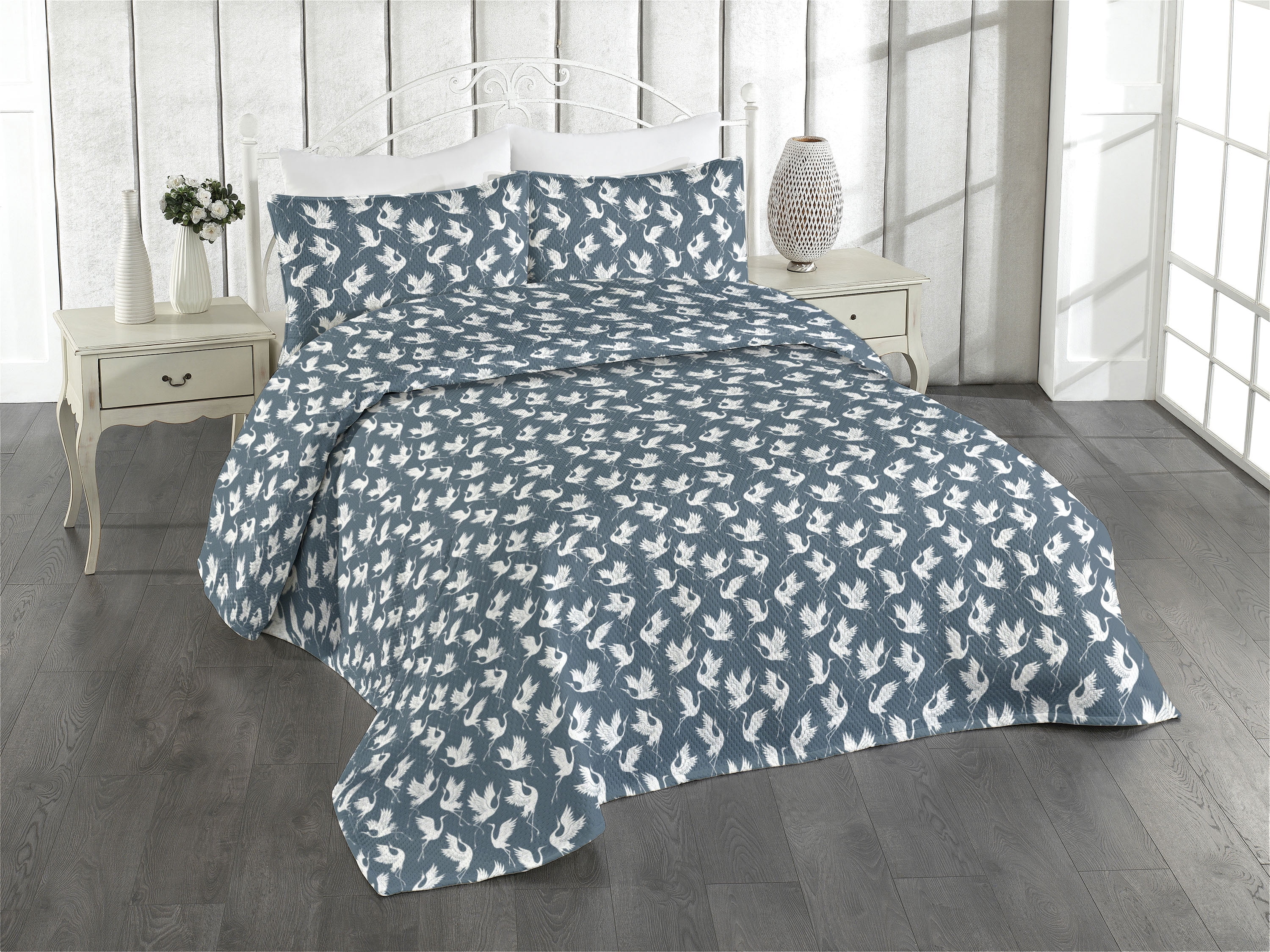 Ambesonne Bird Print Quilted Bedspread Set 3 Pcs, Retro Exotic Crane ...