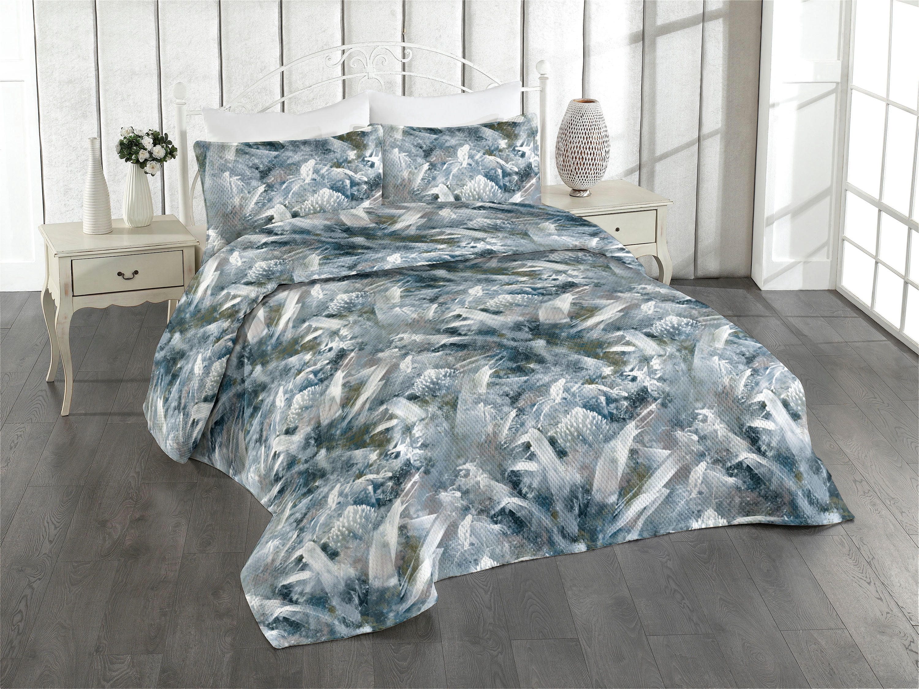 Ambesonne Botanical Quilted Bedspread Set 3 Pcs, Abstract Garden Petals ...