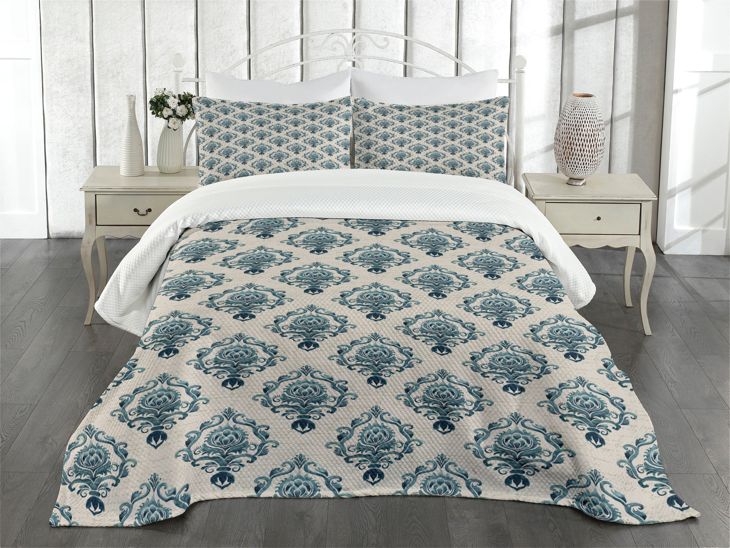 Ambesonne Damask Quilted Bedspread Set 3 Pcs, Nostalgic Baroque Blooms ...