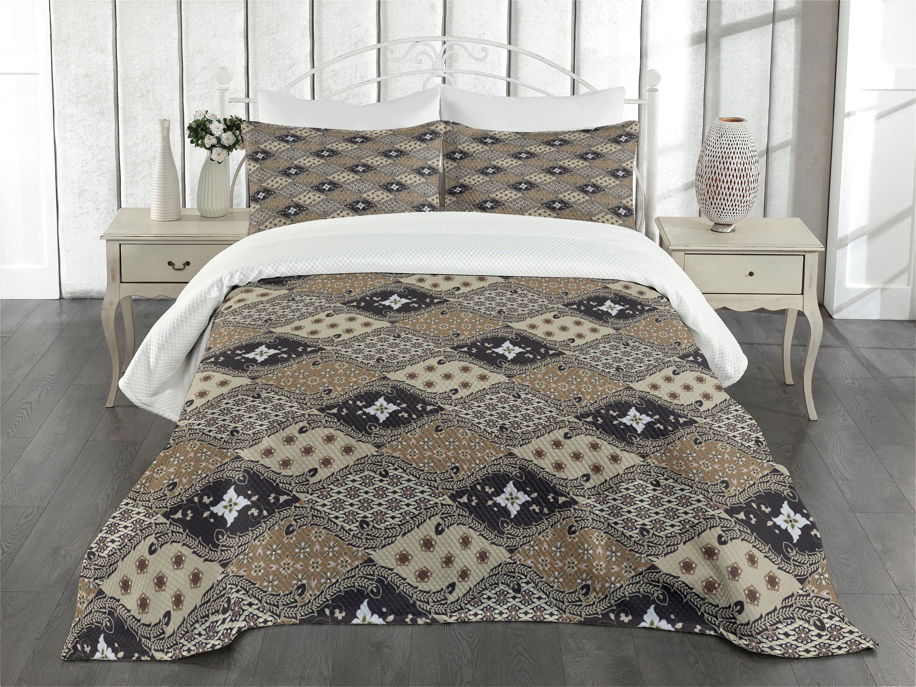 Ambesonne East Quilted Bedspread Set 3 Pcs, Old Fashioned Batik Pattern ...