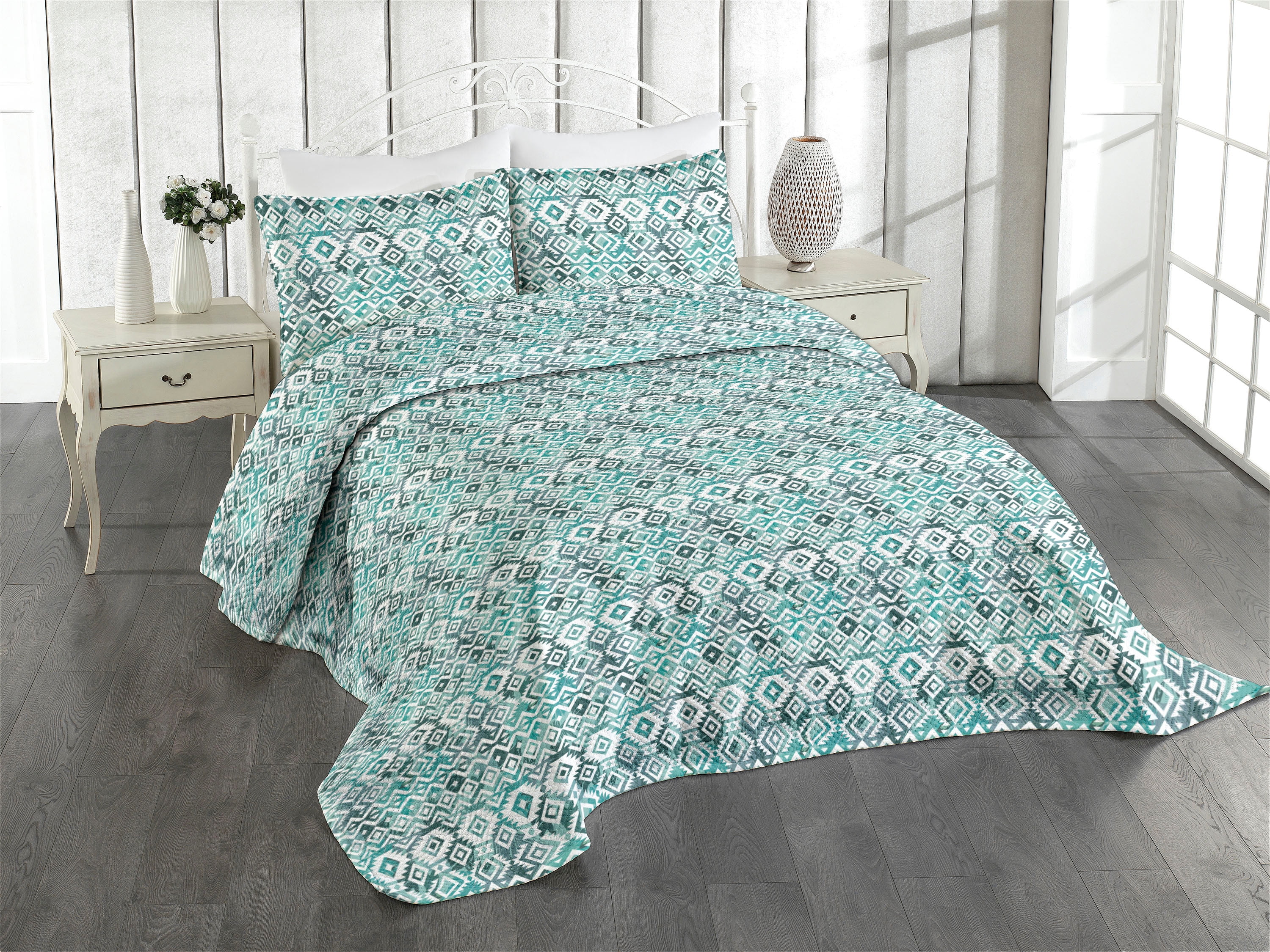 Ambesonne Ethnic Quilted Coverlet 3 Pcs, Traditional Chevron Pattern ...