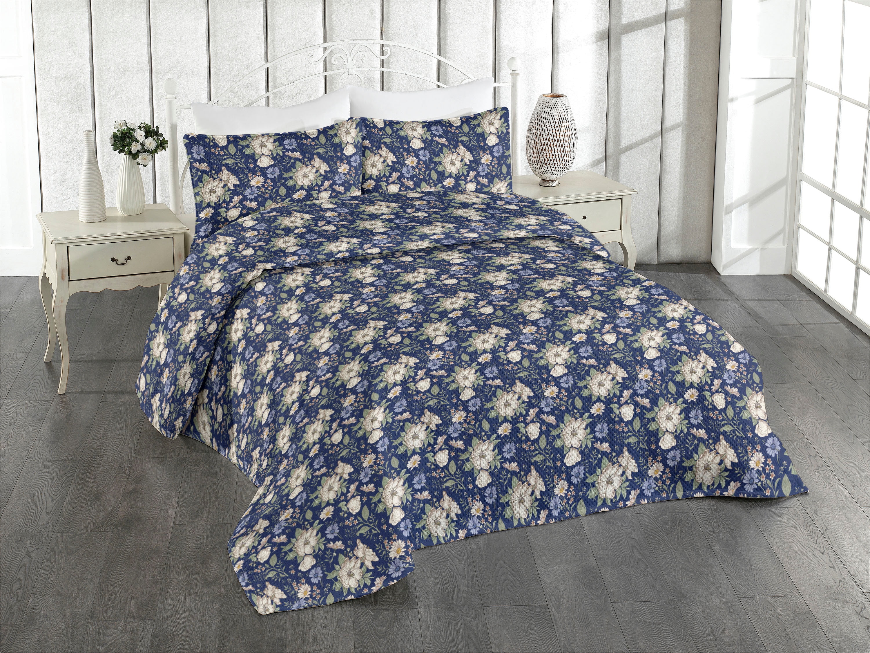 Ambesonne Floral Quilted Bedspread Set 3 Pcs, Romantic Illustrated ...
