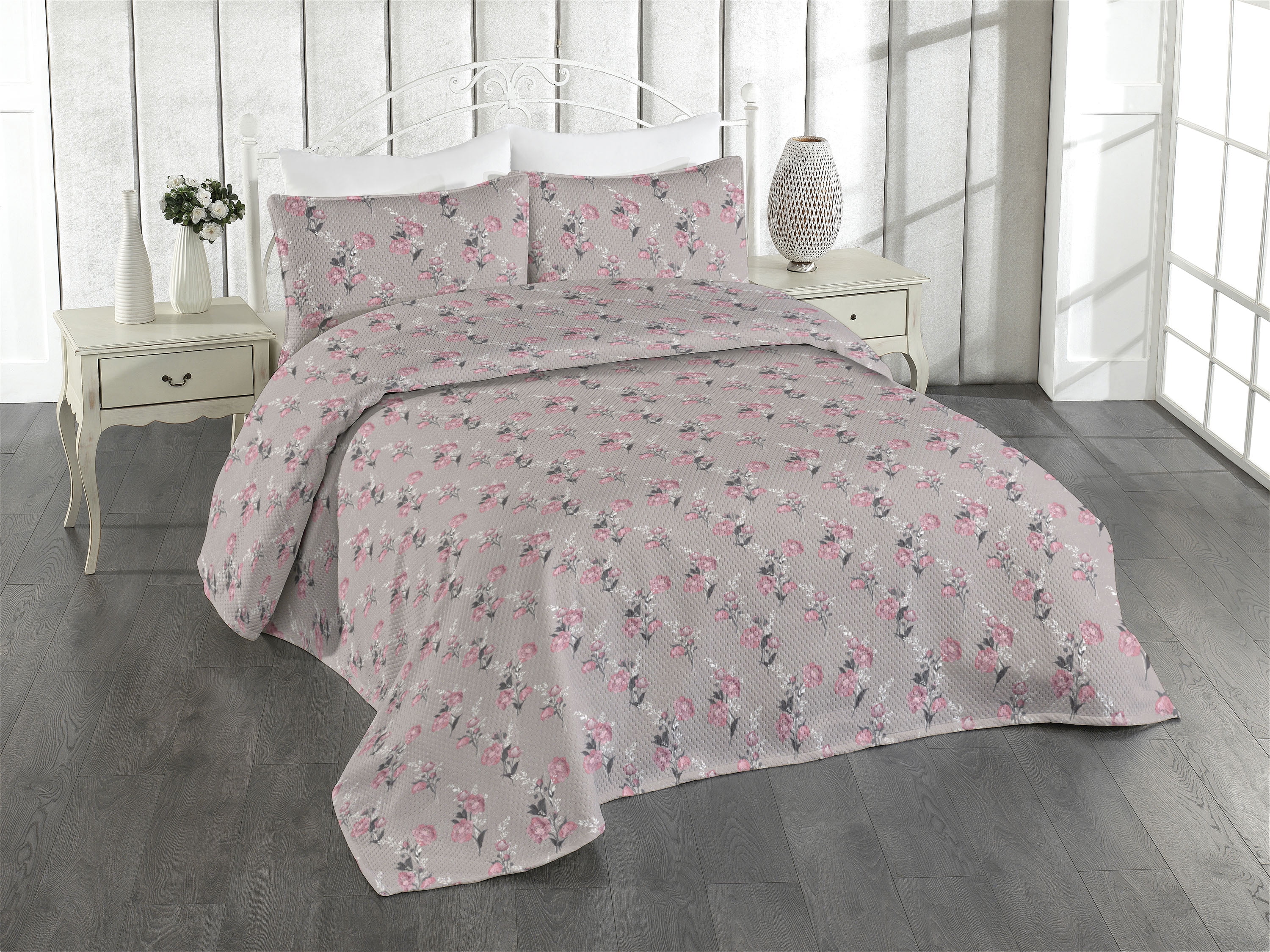 Ambesonne Floral Quilted Bedspread Set 3 Pcs, Roses for Valentine Love ...
