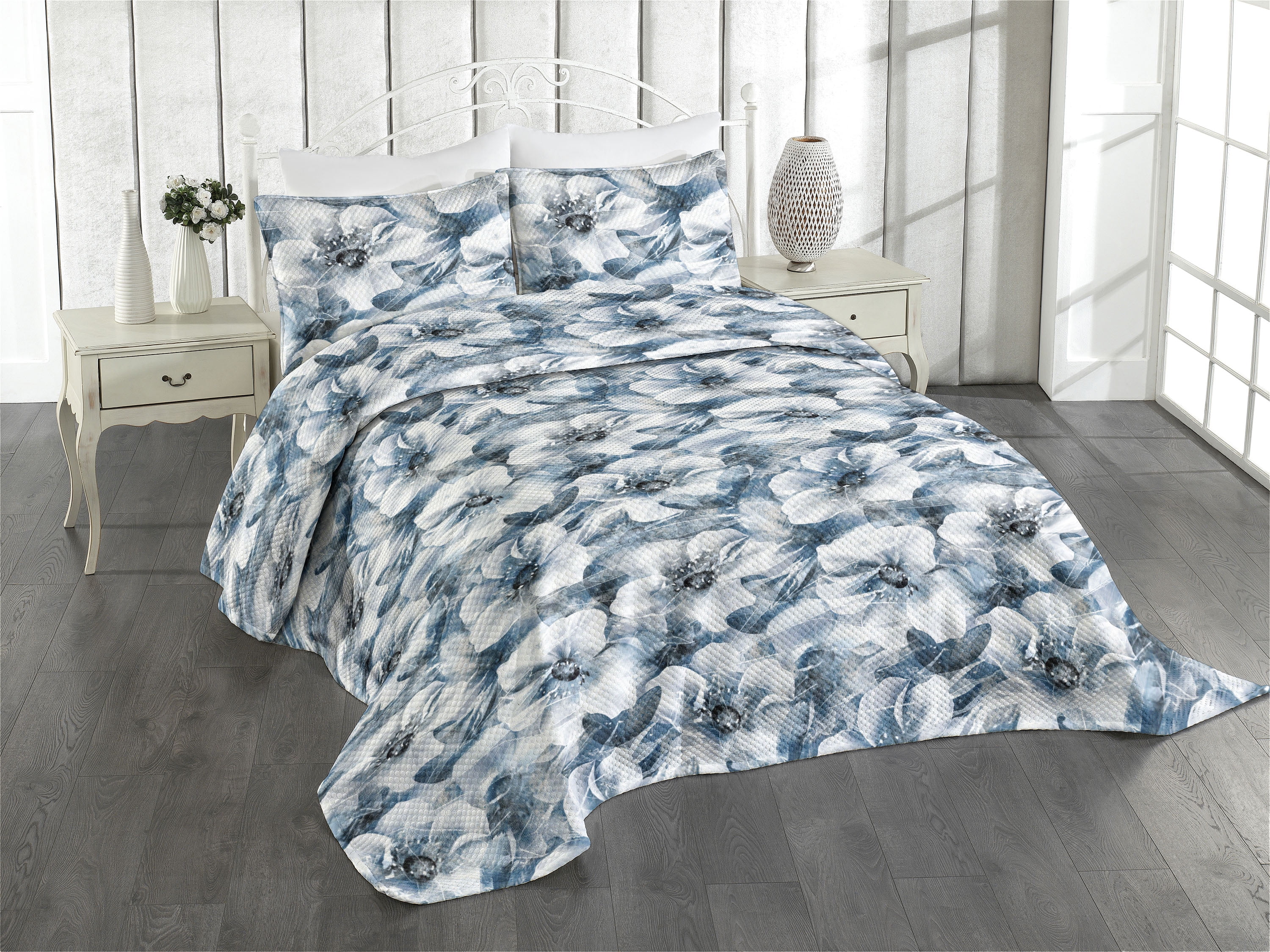 Ambesonne Floral Quilted Coverlet 3 Pcs, Weathered Art Flower Petals ...