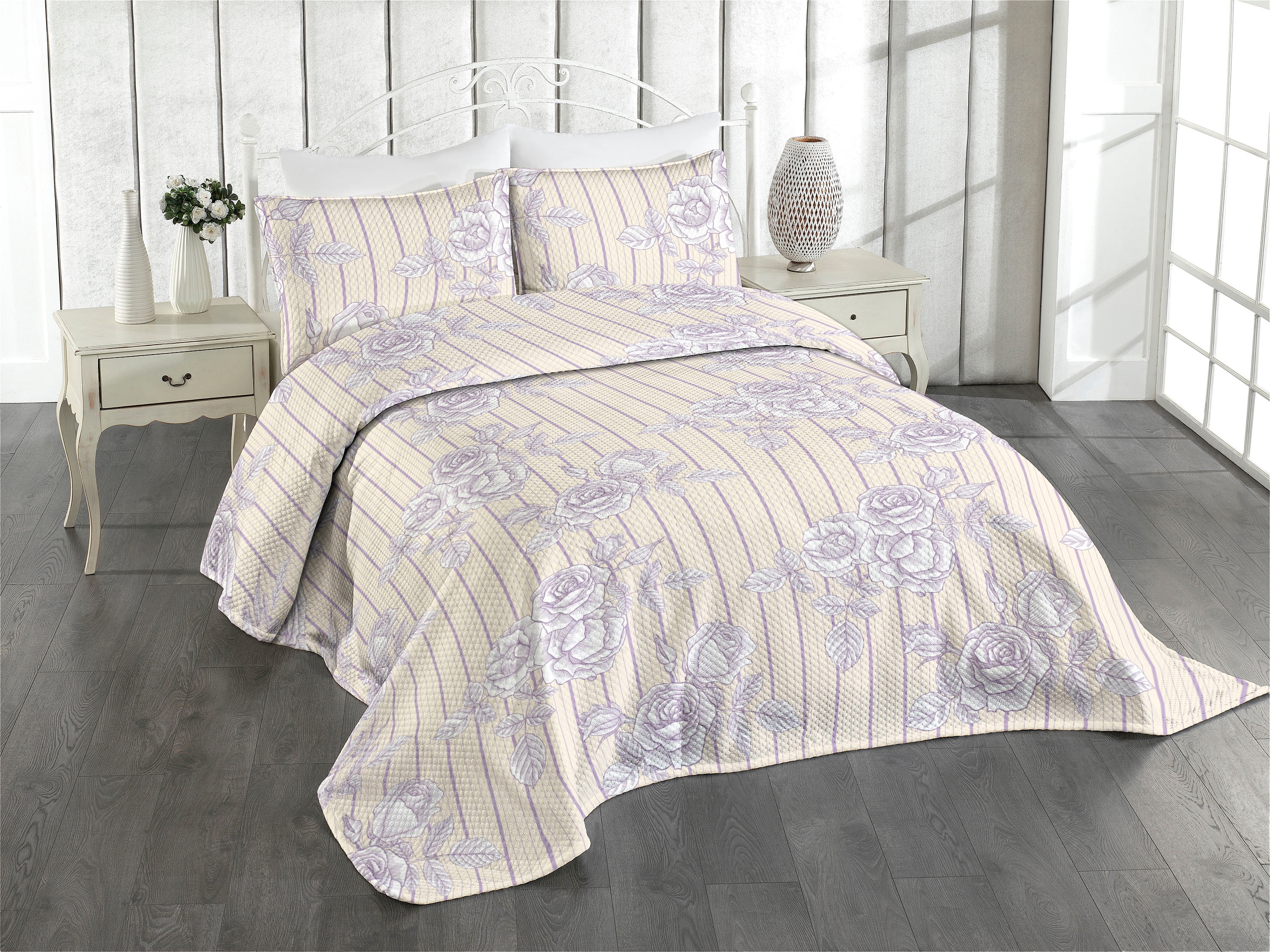 Ambesonne Flowers Vintage Quilted Coverlet 3 Pcs, Striped Back Roses ...