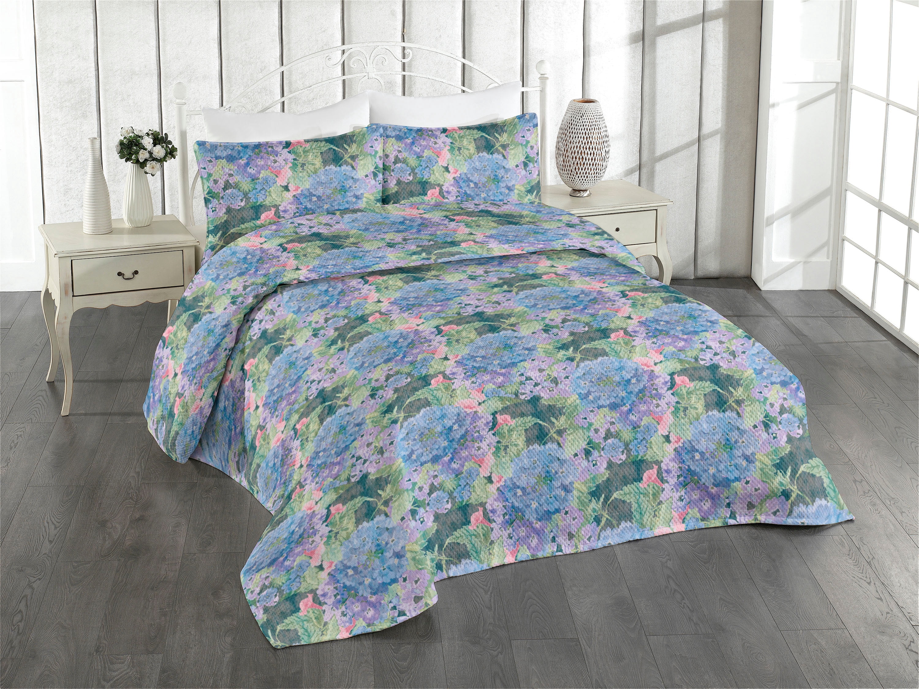 Ambesonne Hydrangea Quilted Bedspread Set 3 Pcs, Grunge Floral Jungle ...