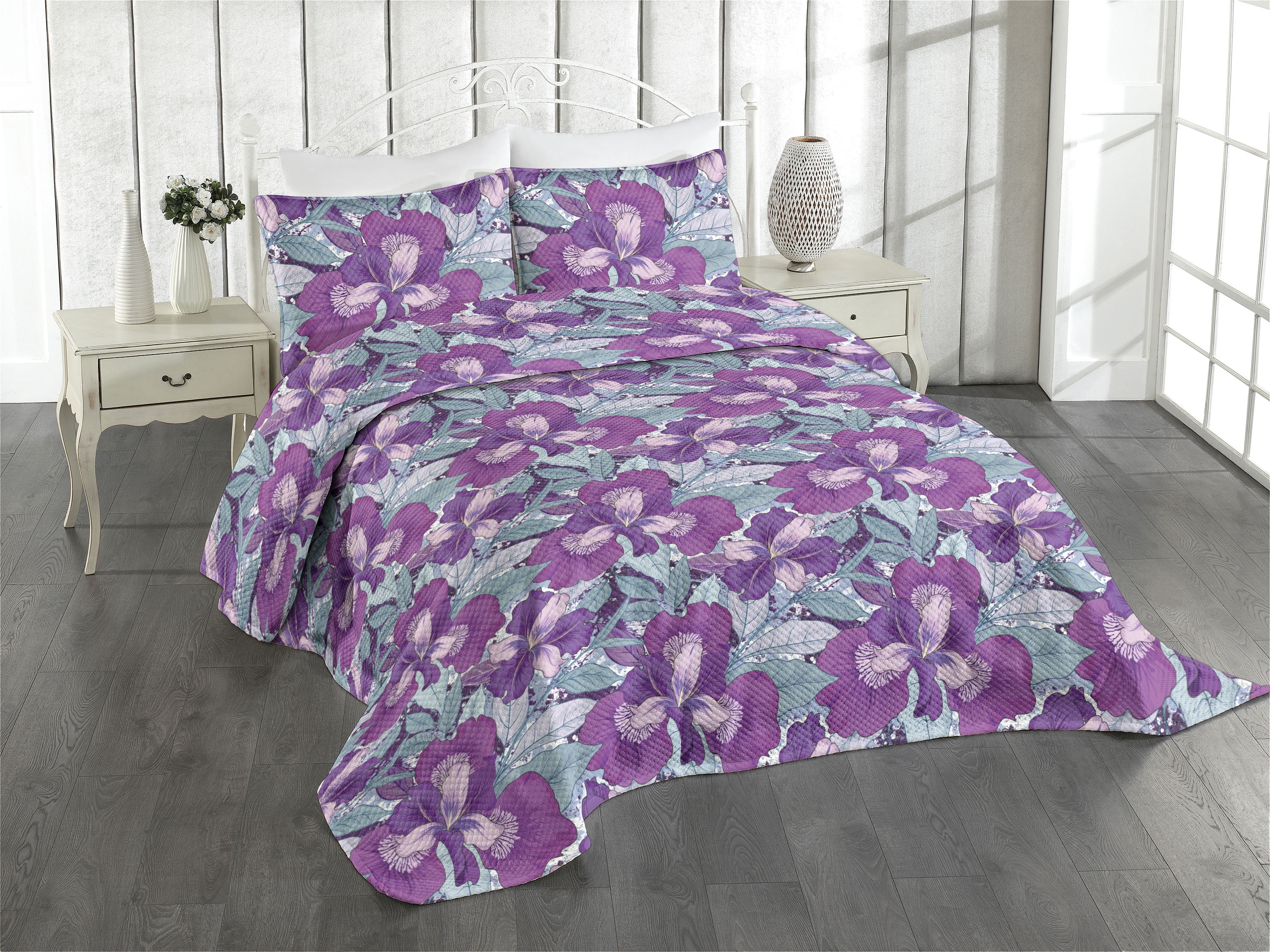 Ambesonne Iris Flowers Quilted Coverlet 2 Pcs, Trippy Design Flowers ...