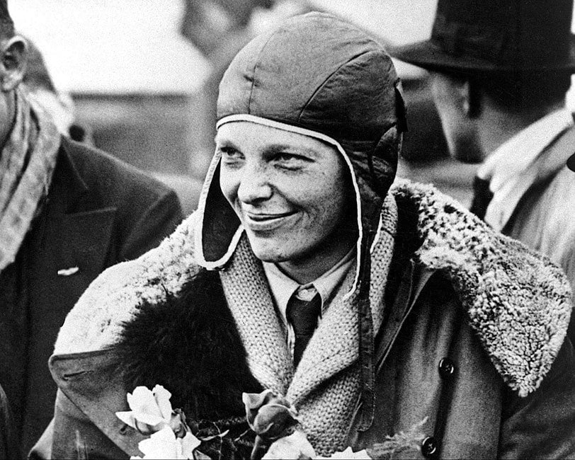 Amelia Earhart After Transatlantic Flight Style - A - 12x18 Inch ...