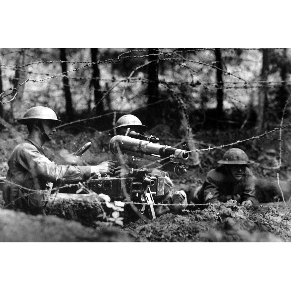 American Soldiers Firing A French 37 Mm Artillery Gun In Second-Line ...