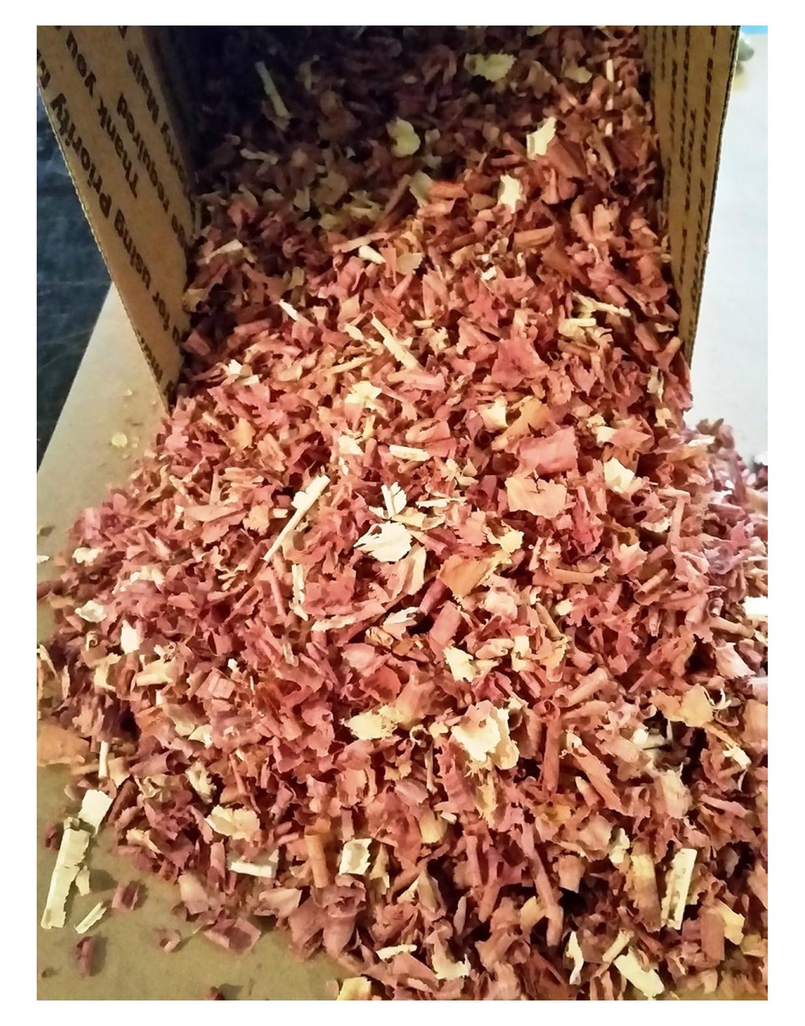 Amish Aromatic Cedar Wood Shavings. 100% All Natural. Large full box of ...
