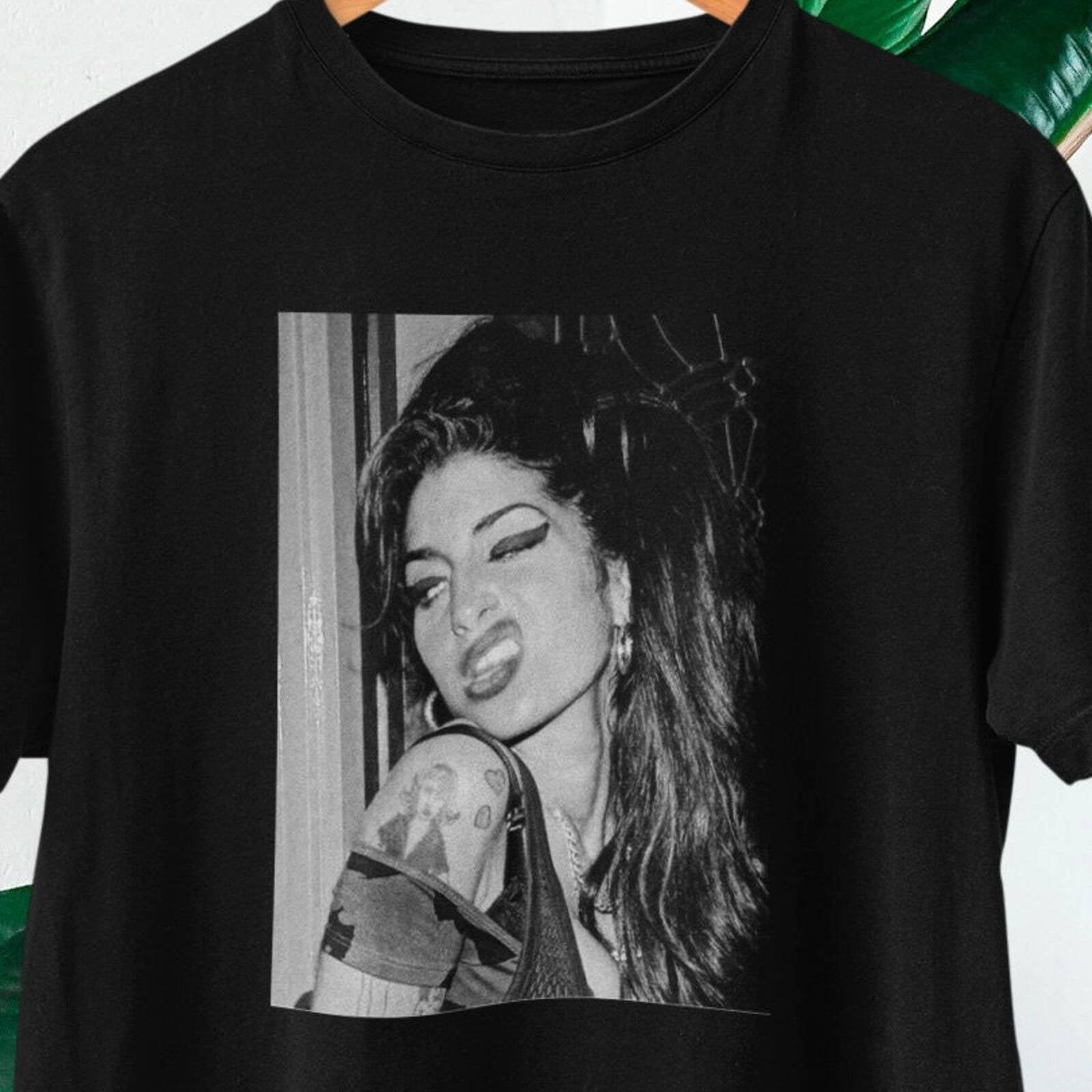 Amy Winehouse photo t-shirtAmy Winehouse merch tshirt Amy Winehouse ...